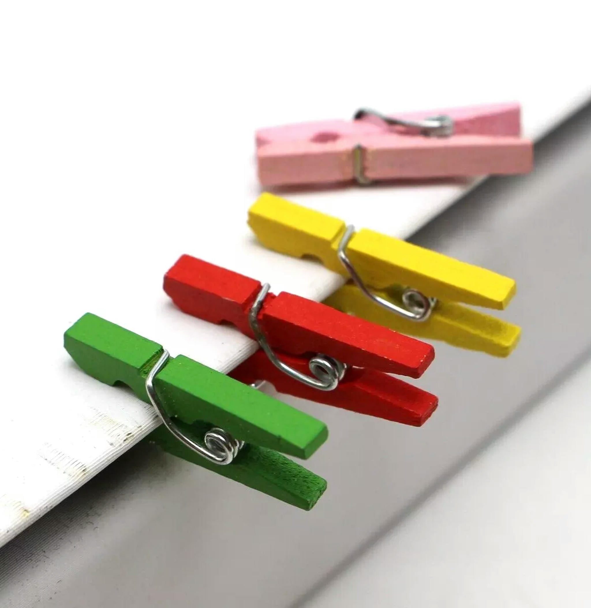 U8MO 100 Mixed Color Mini Wood Clip Photo Paper Peg Clothes Pins 25X7mm ...