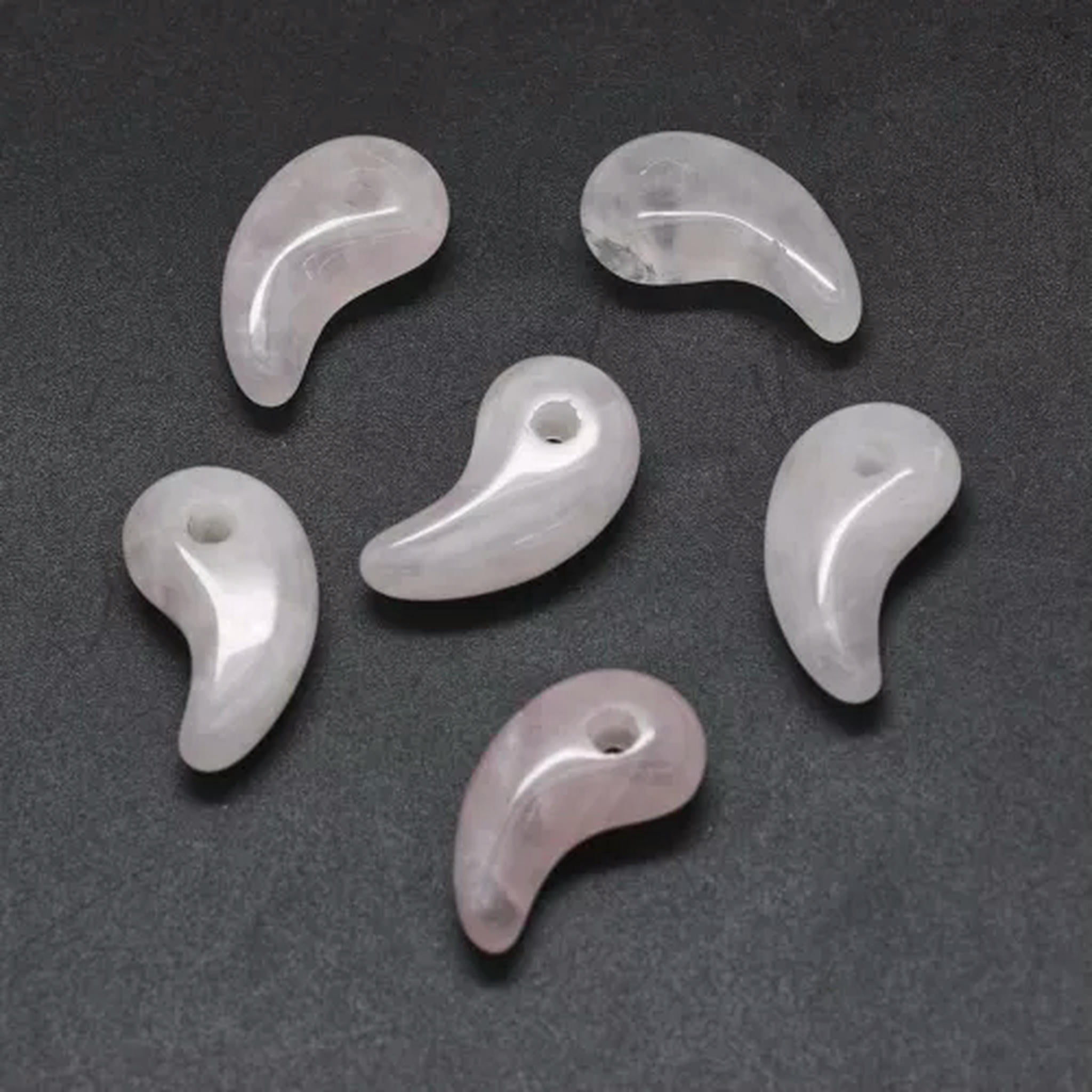 U8MO 10pc Natural Mixed Stone Pendants Magatama Smooth Mini Gems Charms ...