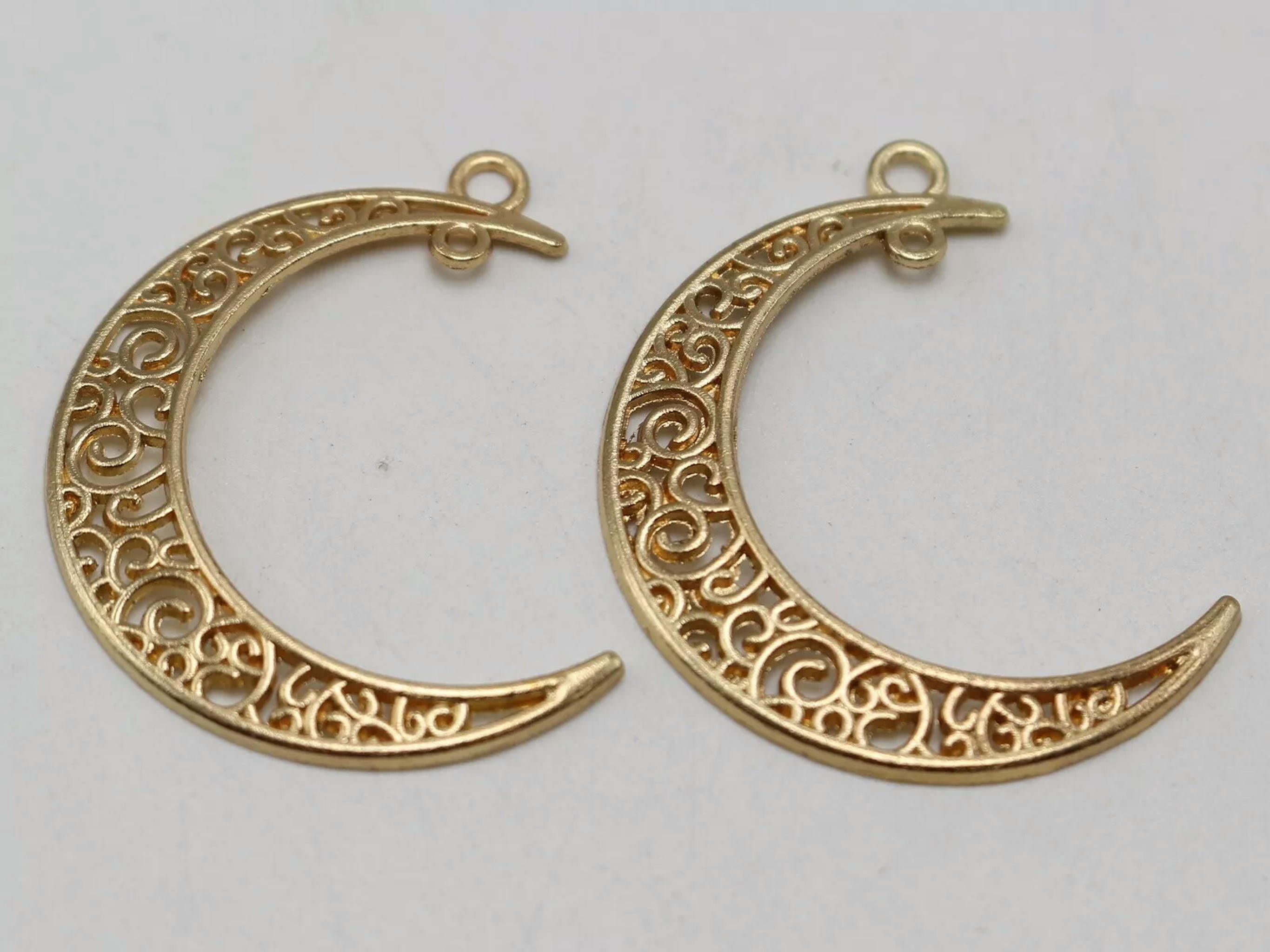 U8MO 25 KC Golden Tone Filigree Flower Moon Crescent Pendants Charms ...