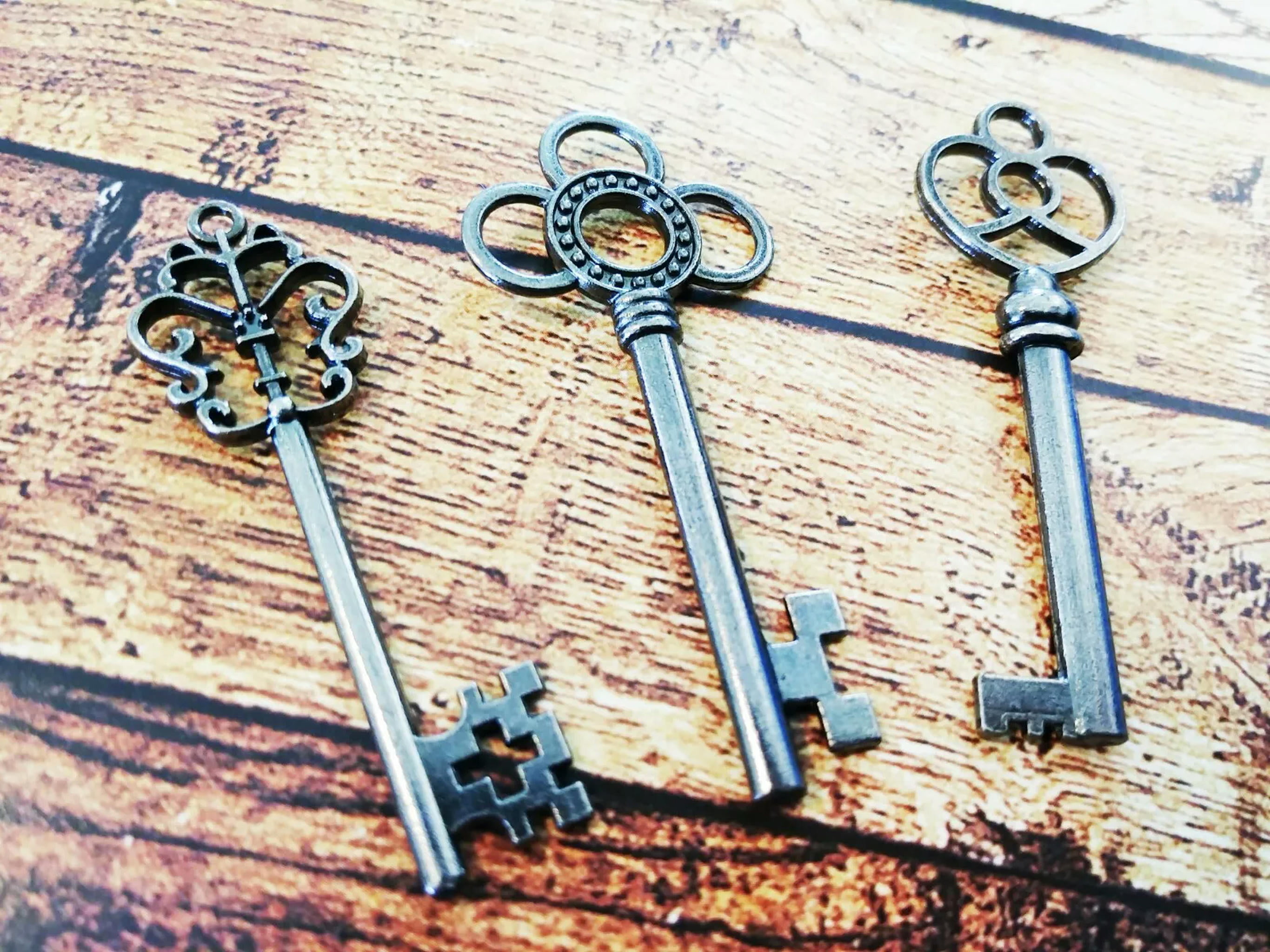 U8MO Skeleton Key Pendants Black Gunmetal Big Keys Large Wedding Favors ...