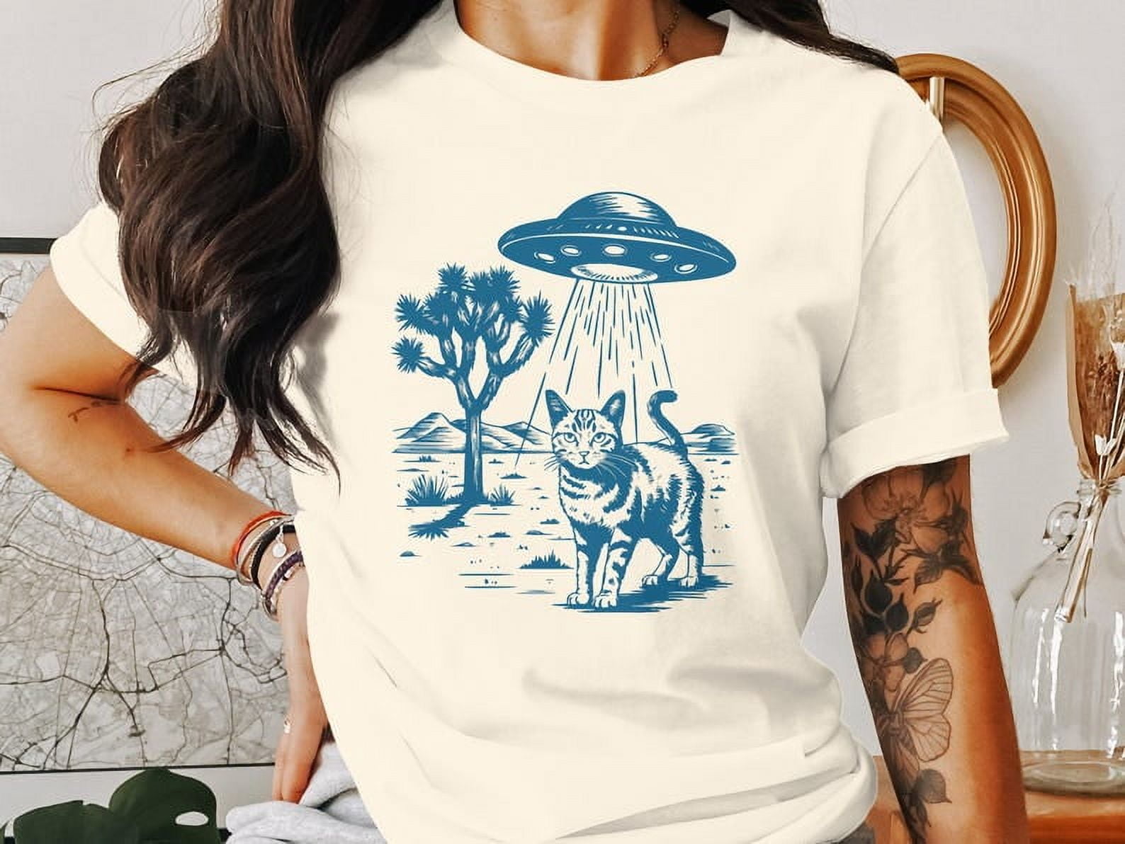 UFO Cat Alien Abduction T-Shirt, Funny Cat Graphic Tee, Alien Encounter ...
