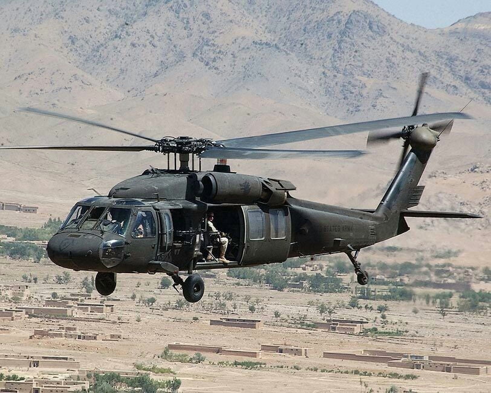 UH-60 Blackhawk Helicopter US Army Style - 1 - 24x36 Inch Laminated ...
