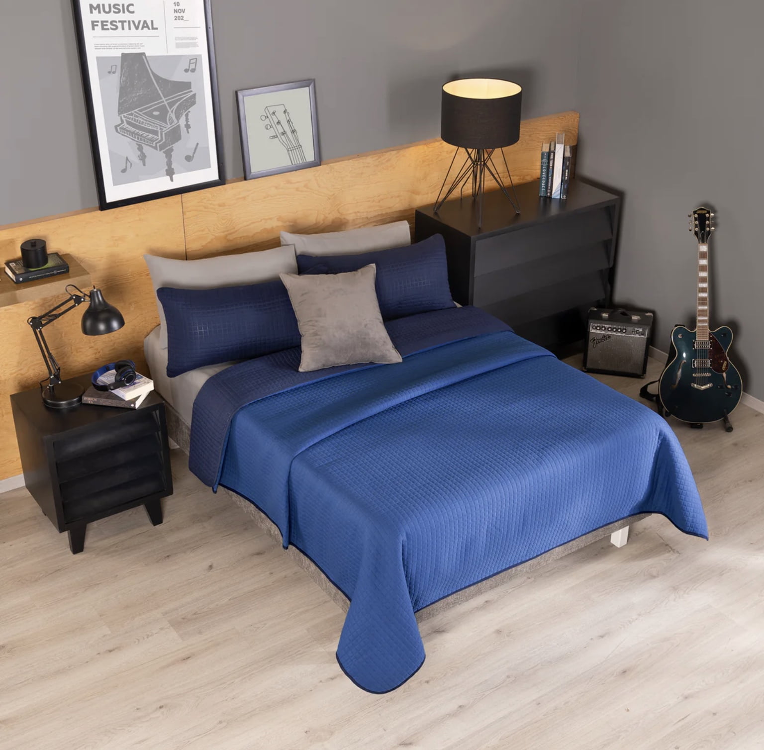 ULTRAMAR BLUE COLOR SPECIAL FABRIC ULTRA SLIM REVERSIBLE COMFORTER 1 ...