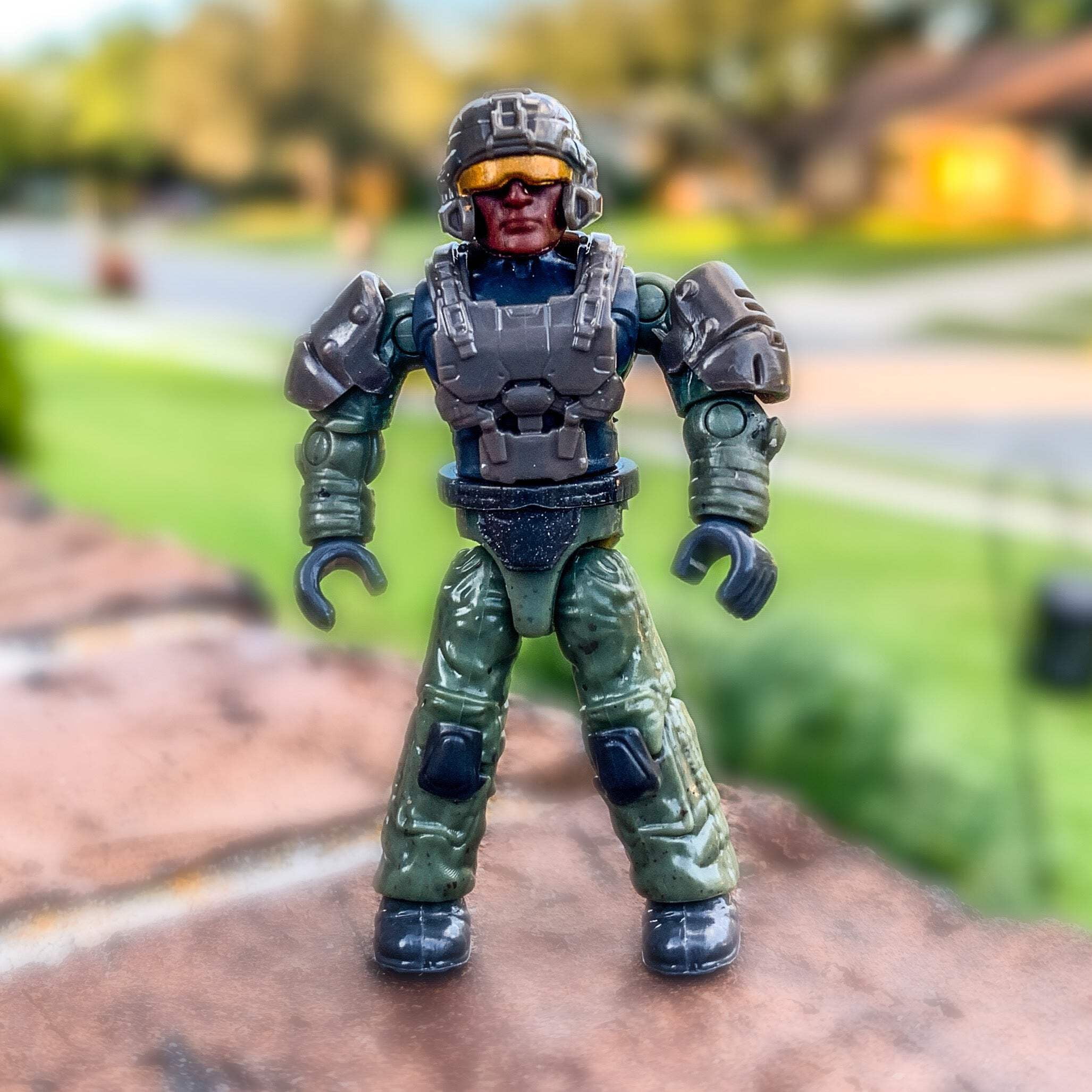 UNSC Marine (Dark Flesh, Recon) - Mega Construx Halo Micro Figure (2020 ...