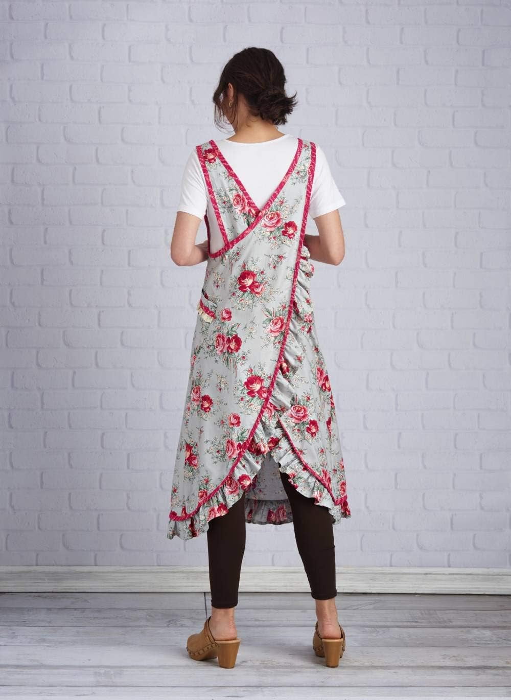 US8904A Sewing Pattern S8904 Misses' Wrap-Around Apron, Various, White ...