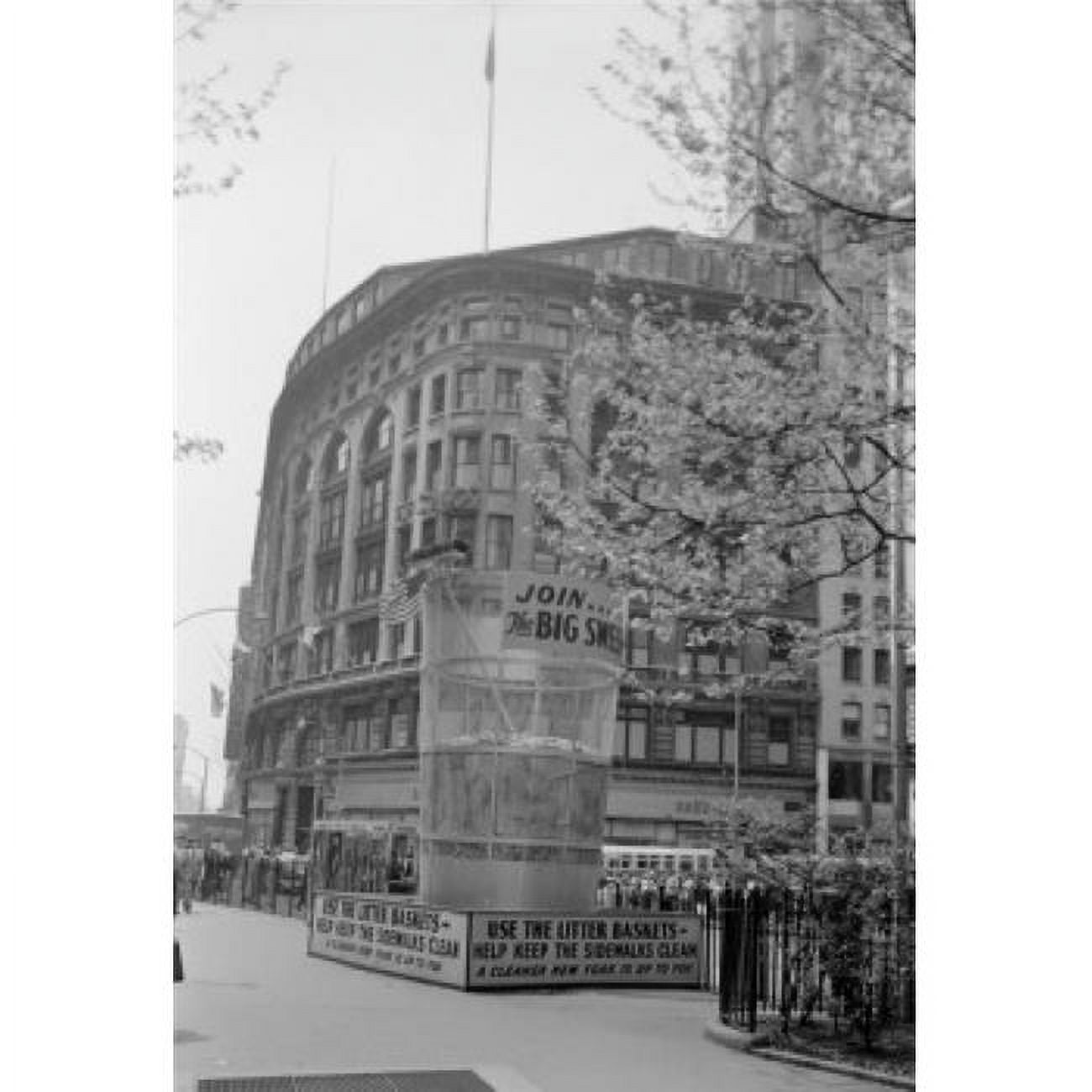 USA New York State New York City Harold Square Display of Large Litter ...