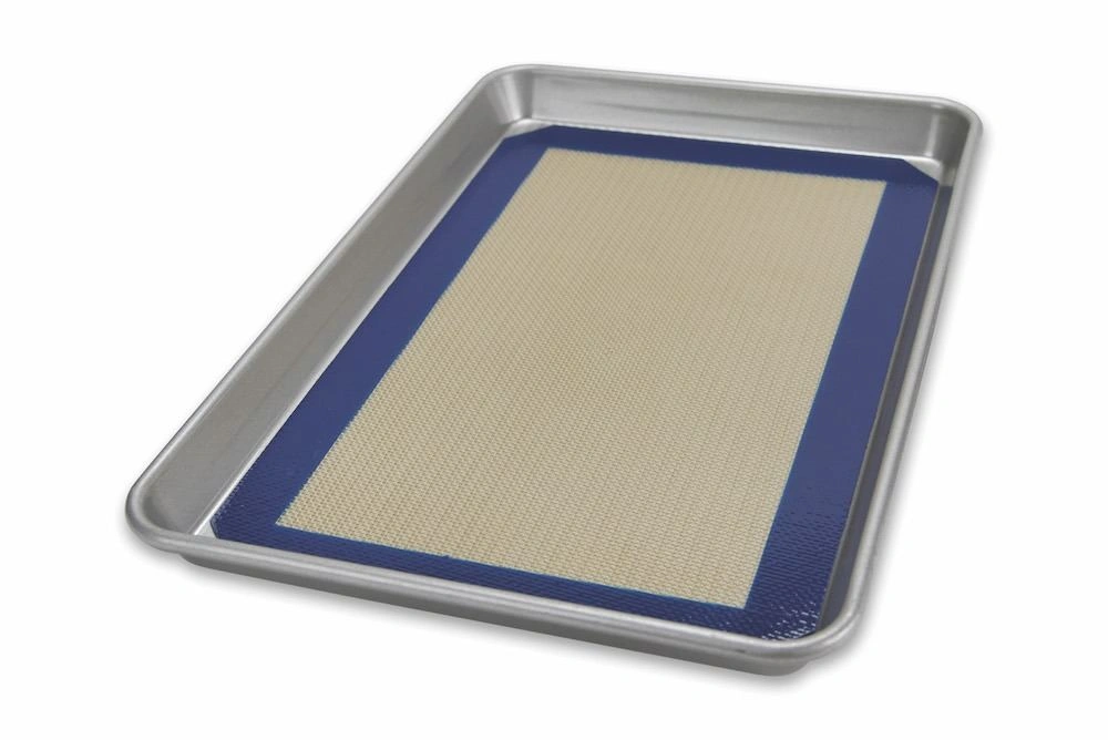 USA Pan Nonstick Jelly Roll Sheet Pan, Heavy Duty Silicone Baking Mat ...