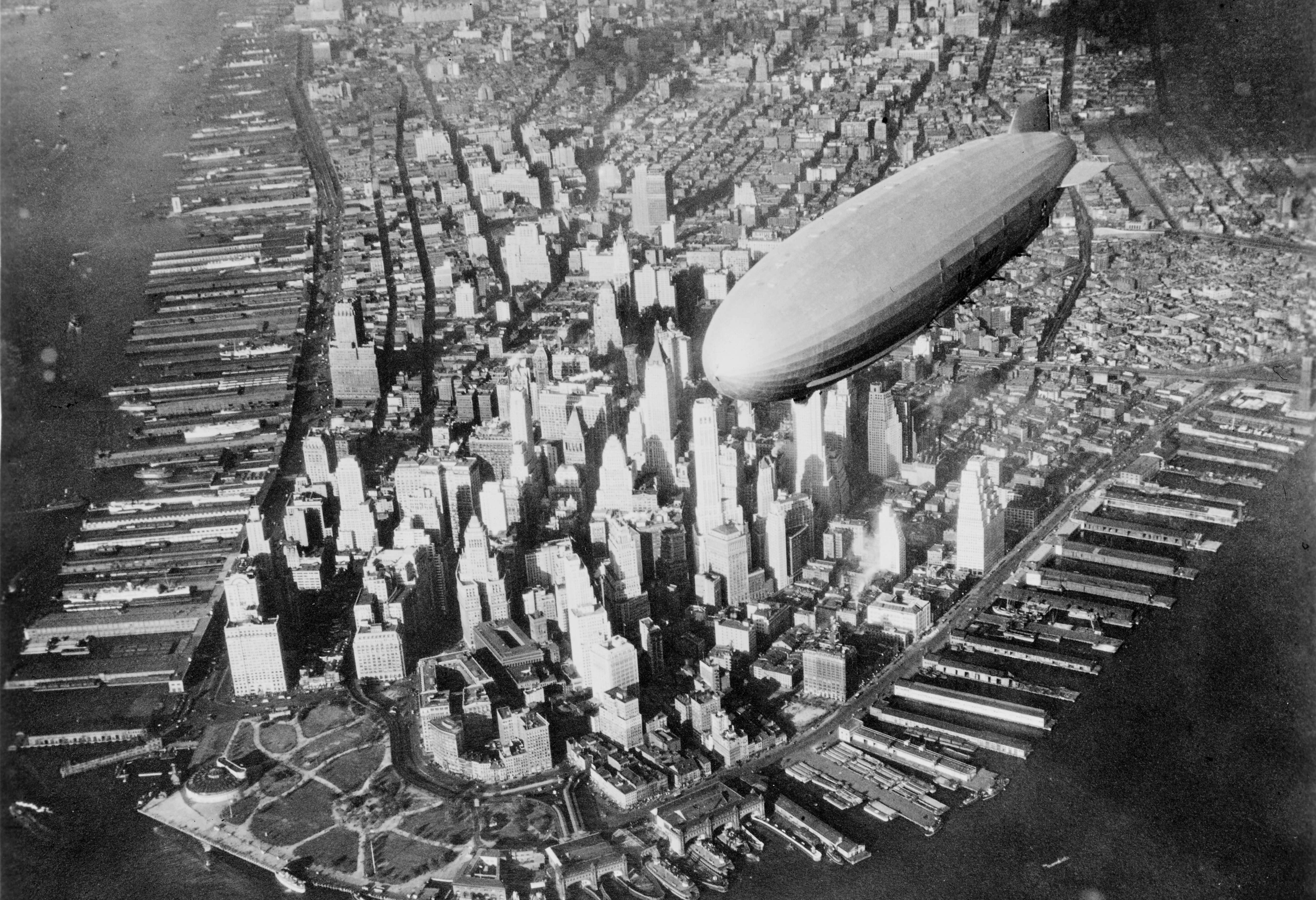 USS Akron ZRS-4 Over Manhattan GLOSSY POSTER PICTURE PHOTO PRINT BANNER ...