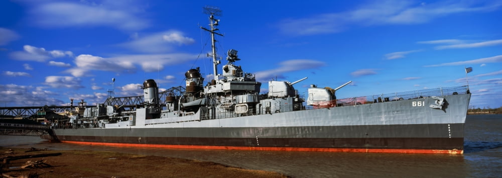 USS Kidd navy ship at a memorial, USS KIDD & Veterans Memorial, Baton ...