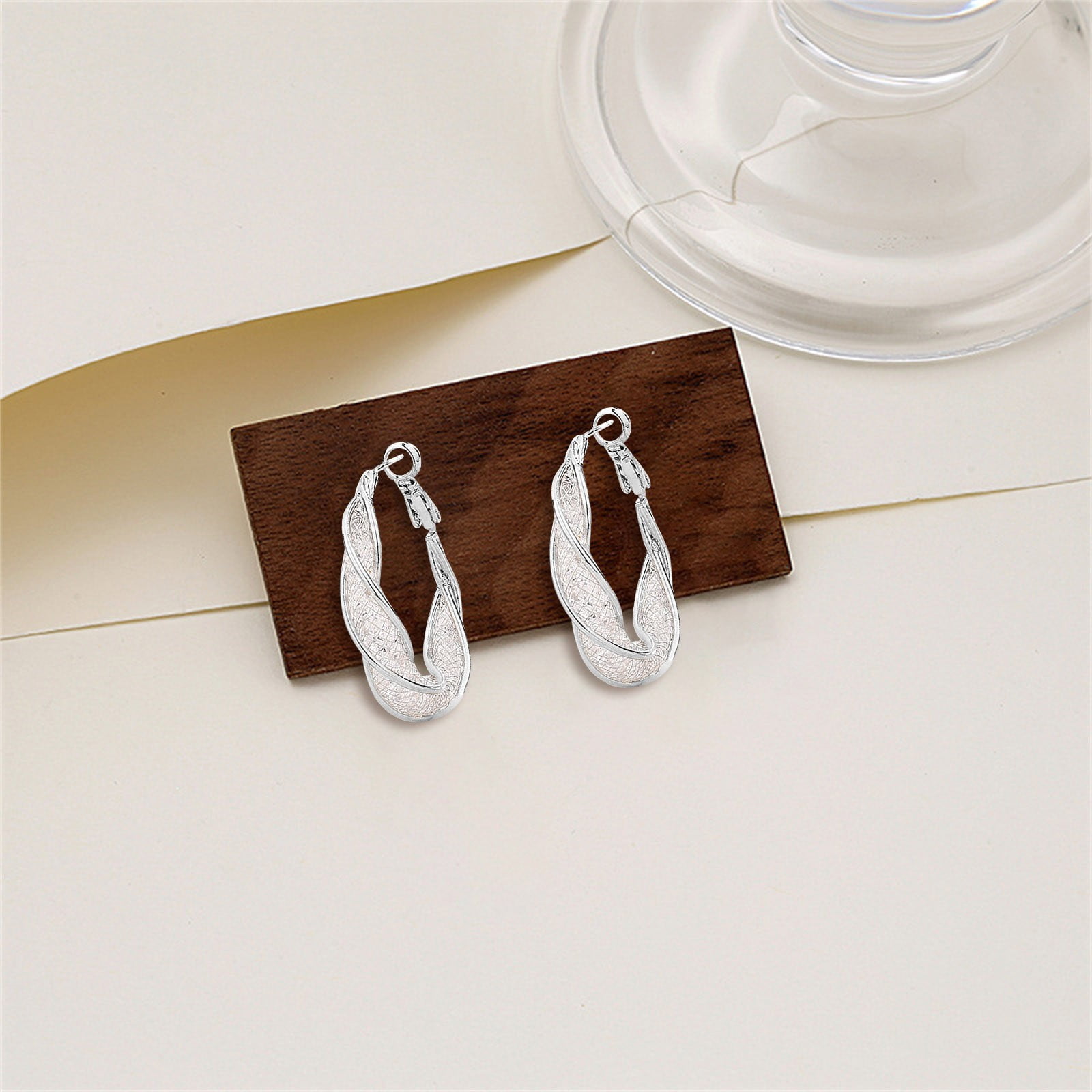 UYTIHGLOJK Exaggerated Contorted Hollow Earrings Advanced Sense Ear ...