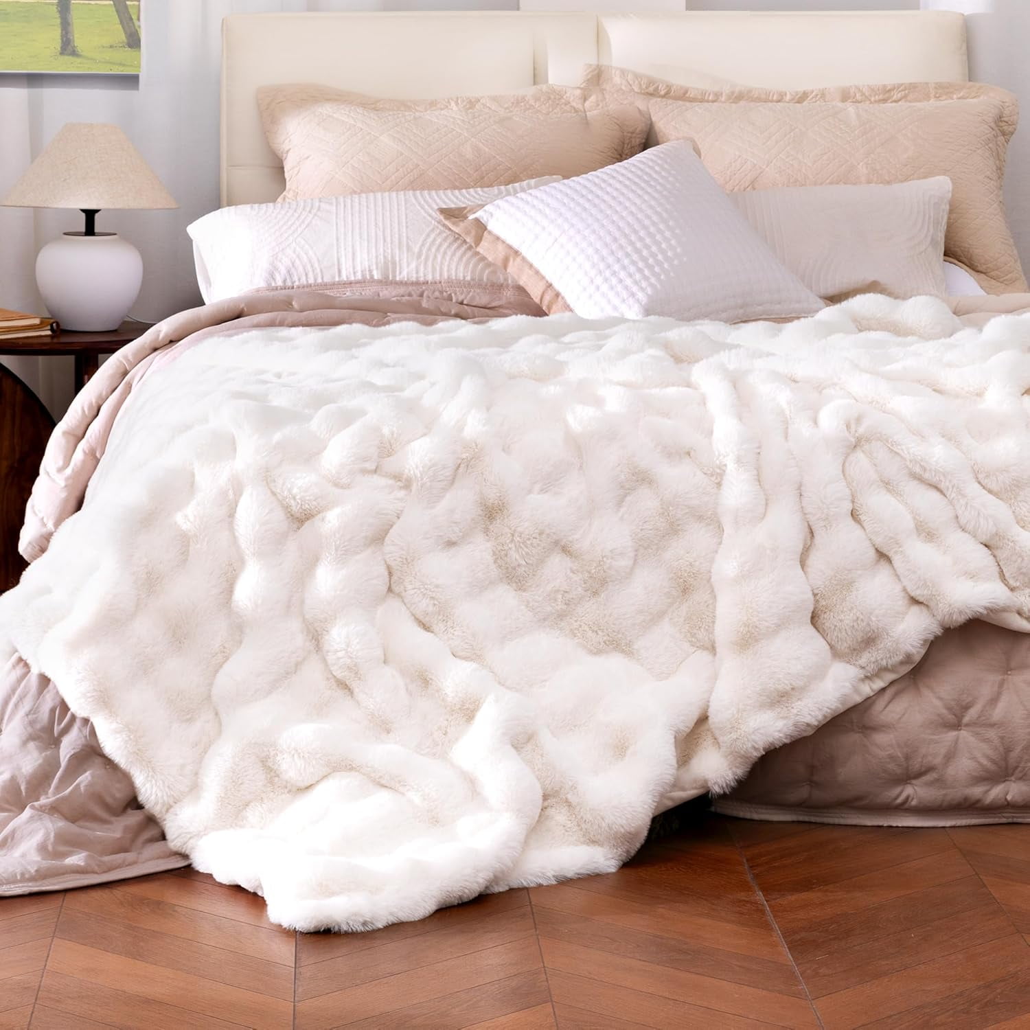 Ultra Soft Cozy Faux Fur Throw Blanket, Fuzzy Plush Thick Bubble ...