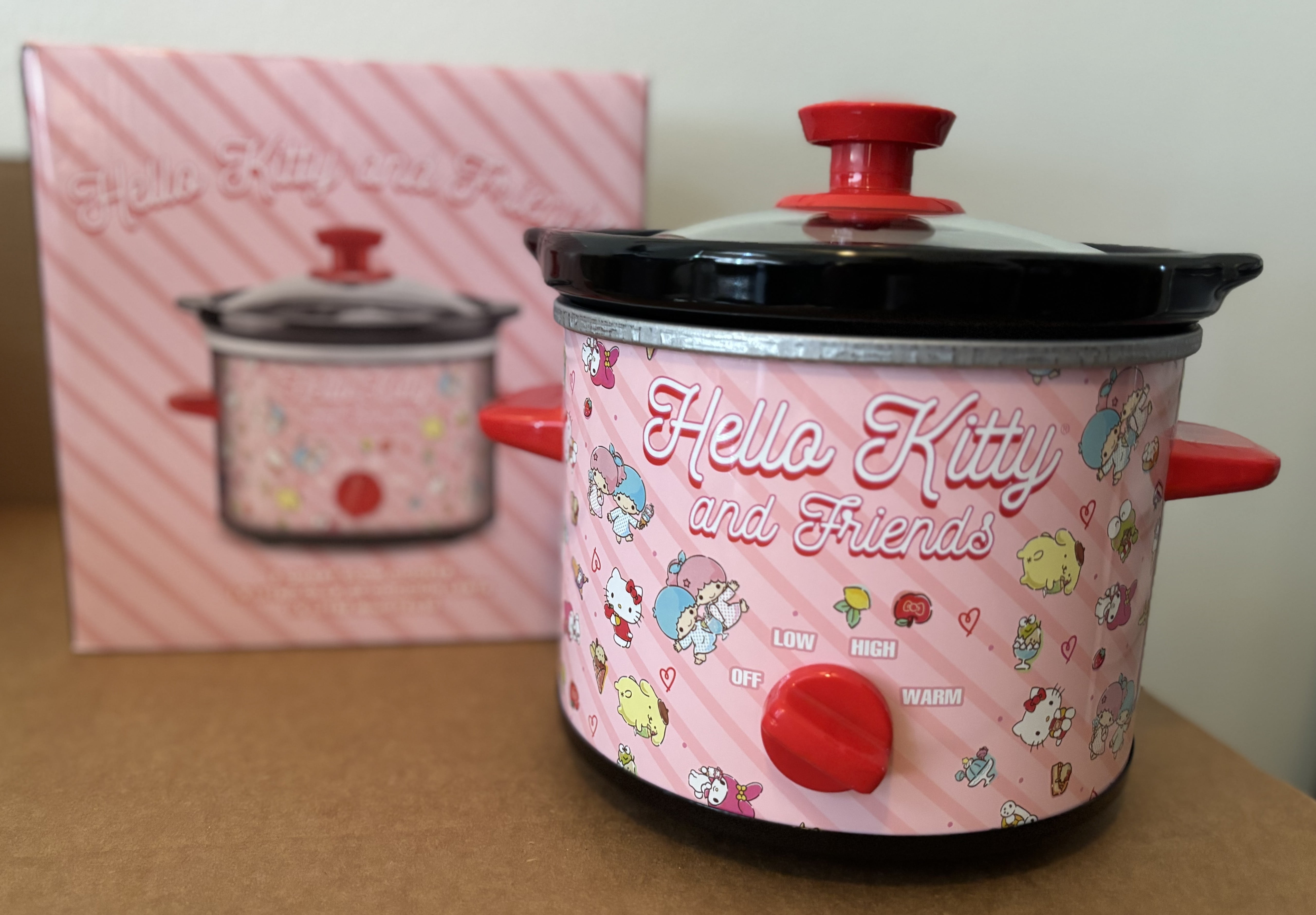 Uncanny Brands Hello Kitty and Friends 2-Quart Slow Cooker - Walmart.com