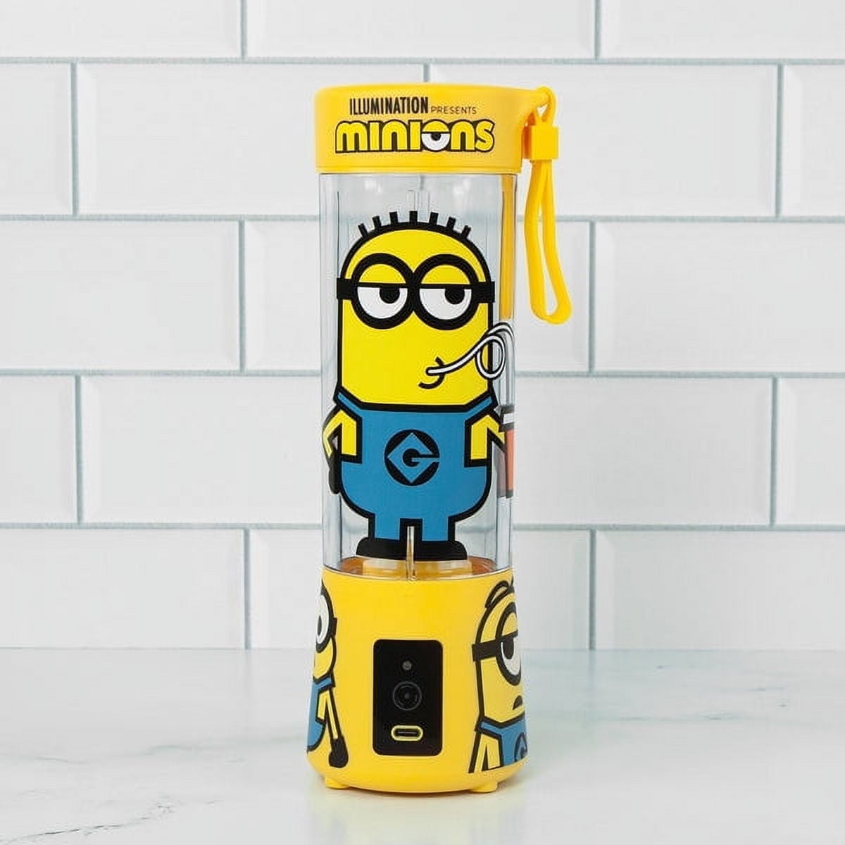 Uncanny Brands Minions USB-Rechargeable Portable Blender - Walmart.com