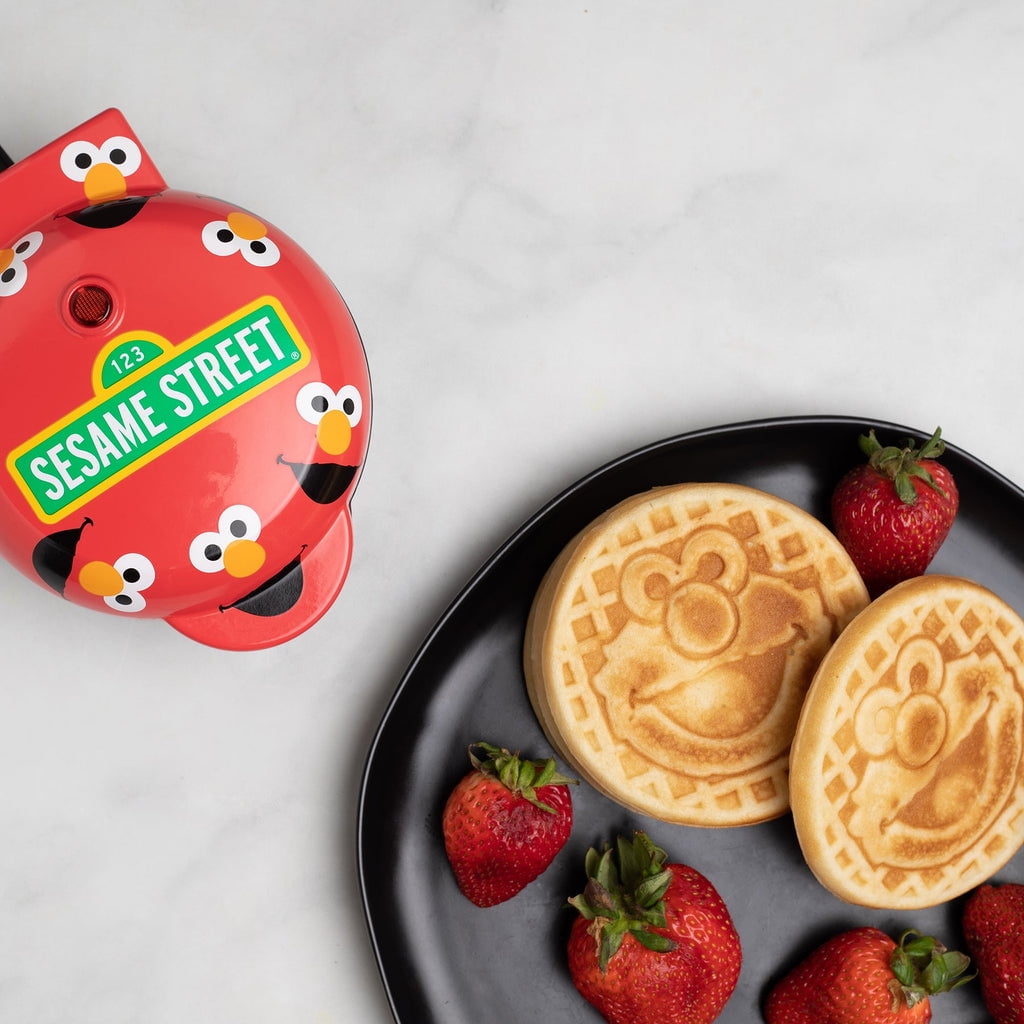 Uncanny Brands Sesame Street Elmo Mini Waffle Maker - Walmart.com