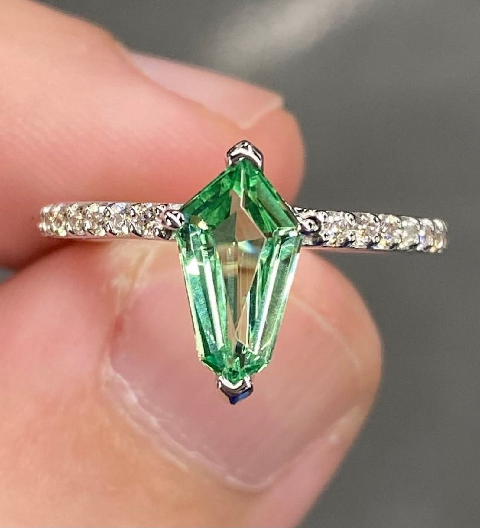 Unique 1.9 Ctw Merelani Mint Garnet & Moissanite Gemstone Handmade 925 ...