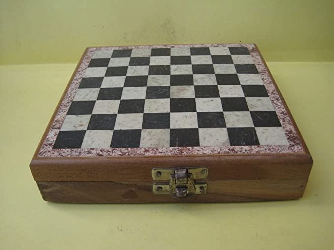 Unique Design Handmade fine Workmanship Pieces and Marble Chess Board ...