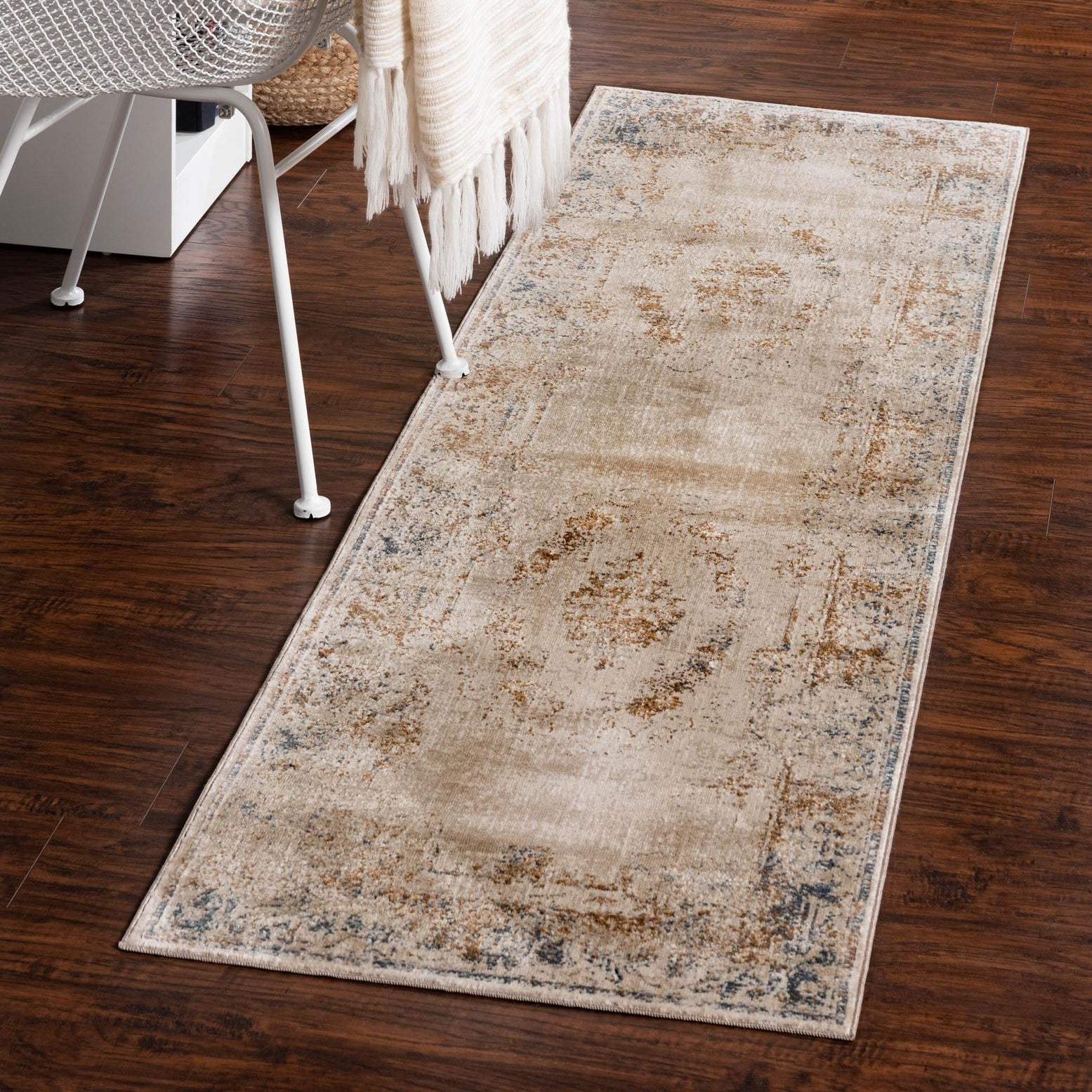 Unique Loom Chateau Collection Area Rug - Lincoln (2' x 6' 9" Runner ...