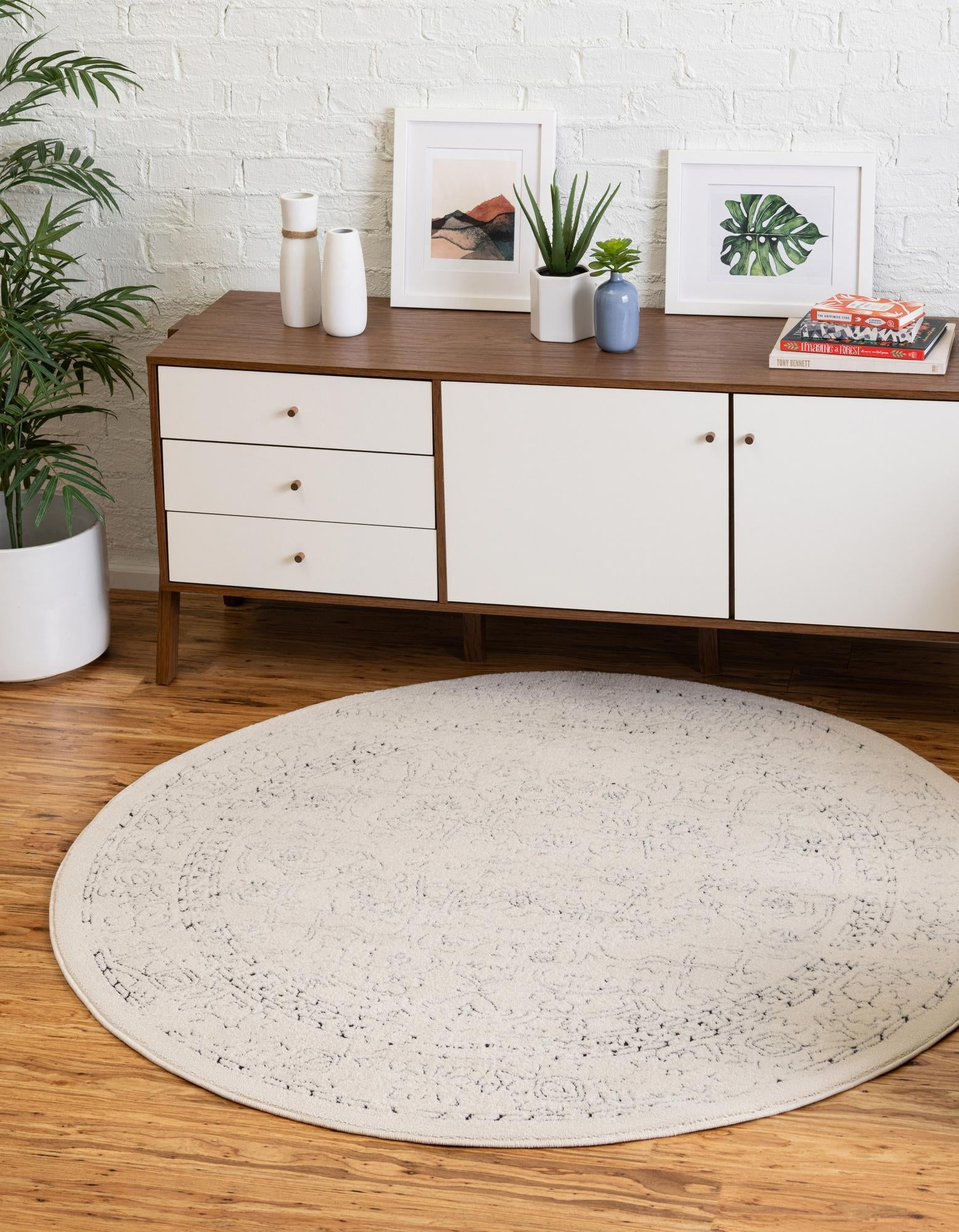 Unique Loom Isabella Collection Area Rug - Adjani (5' 1" Round White ...