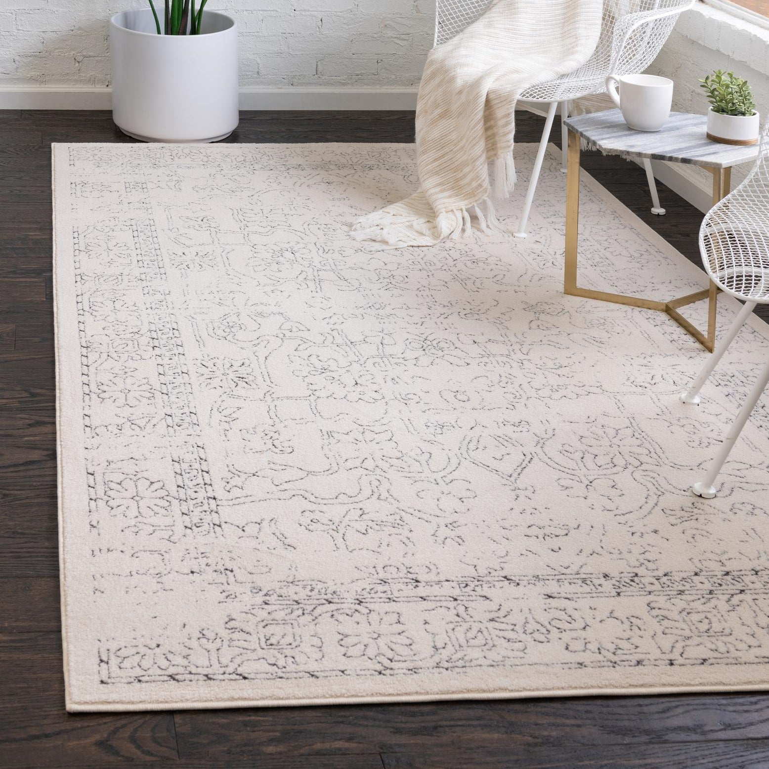 Unique Loom Isabella Collection Area Rug - Adjani (6' 1" x 9' Rectangle ...