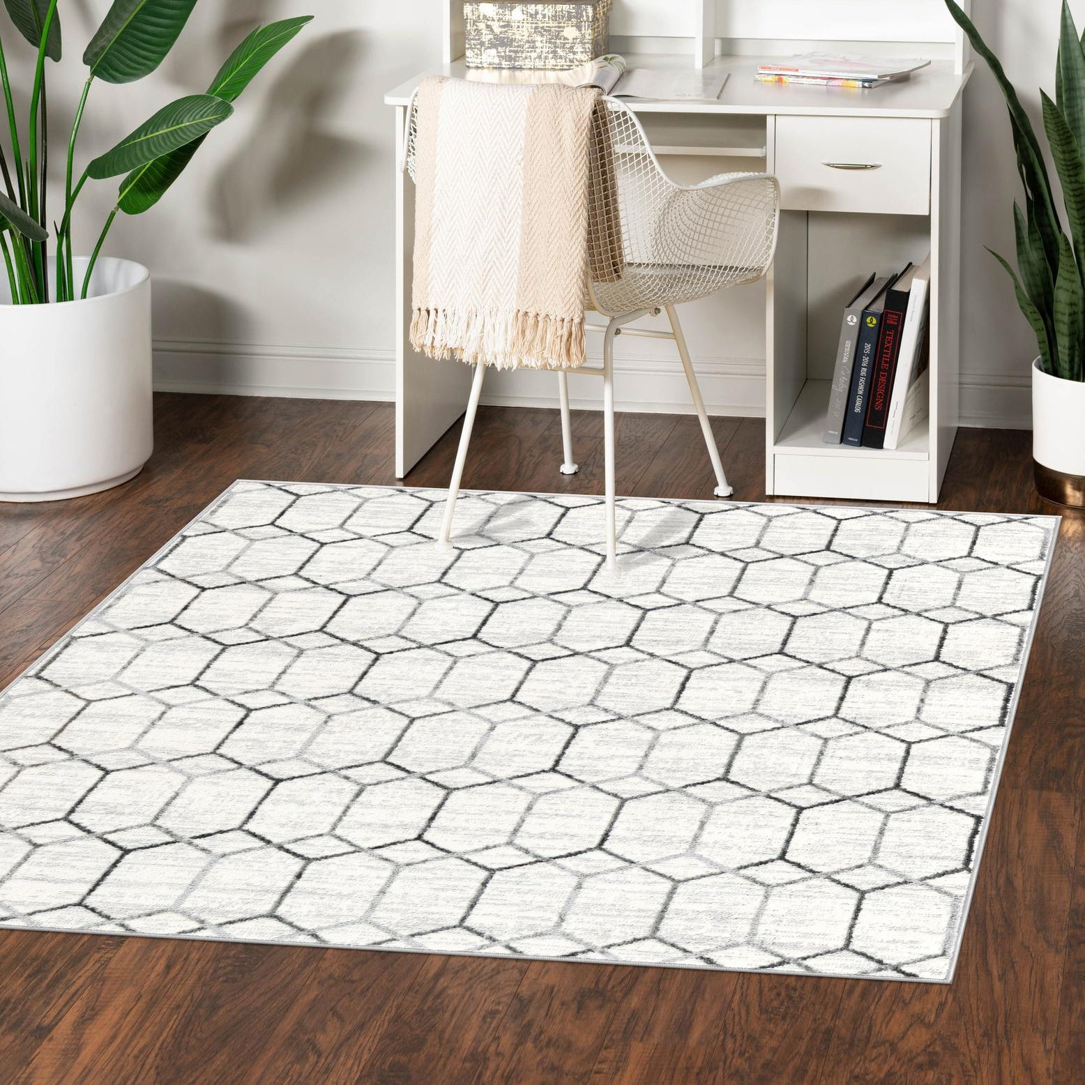 Unique Loom Matrix Trellis Collection Area Rug - Tile (5' 3" Square ...