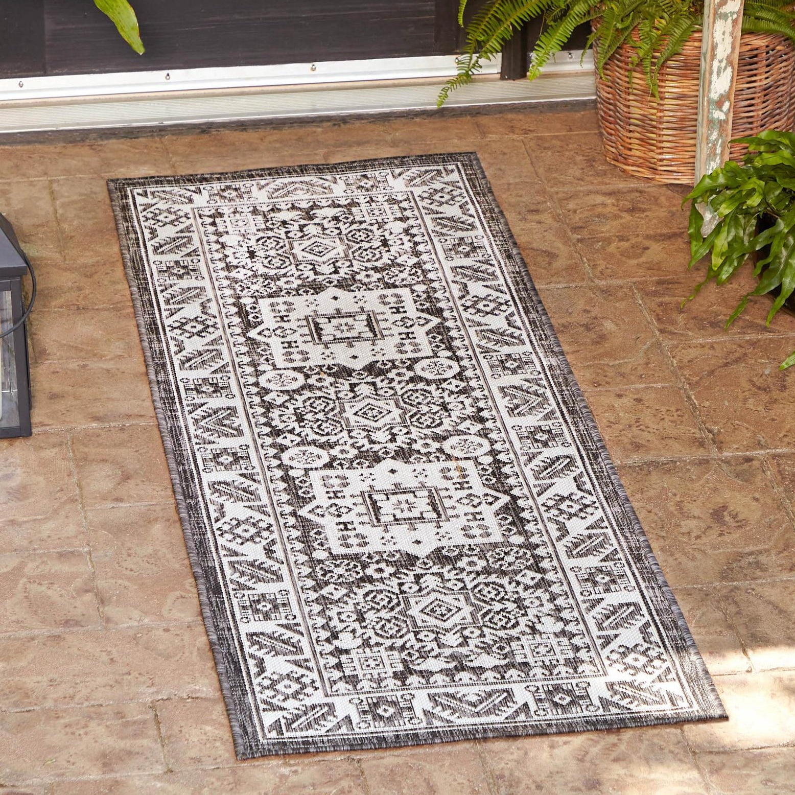 Unique Loom Outdoor Aztec Collection Area Rug - Chalca (2' 7" x 12 ...