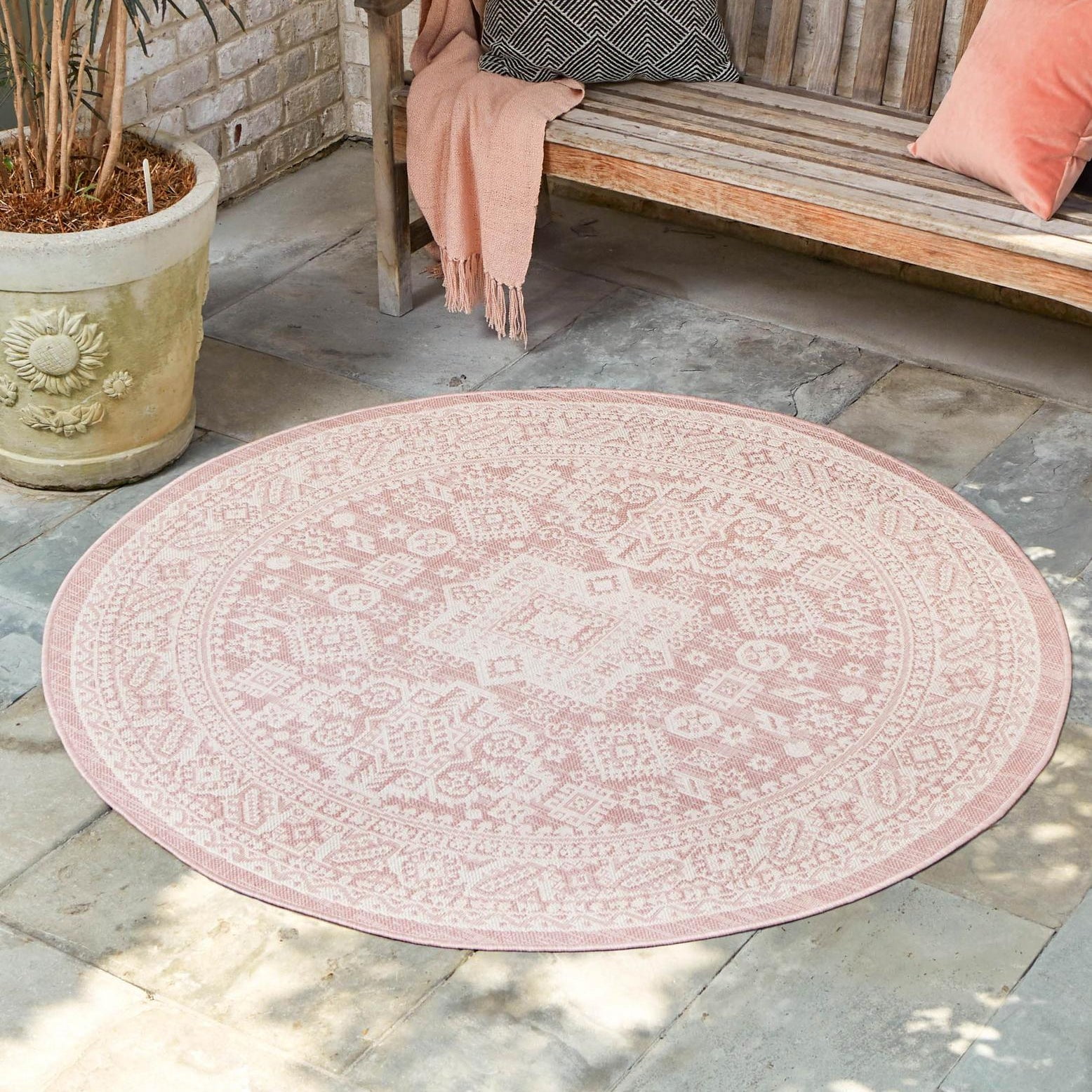 Unique Loom Outdoor Aztec Collection Area Rug - Chalca (4' Round Pink ...