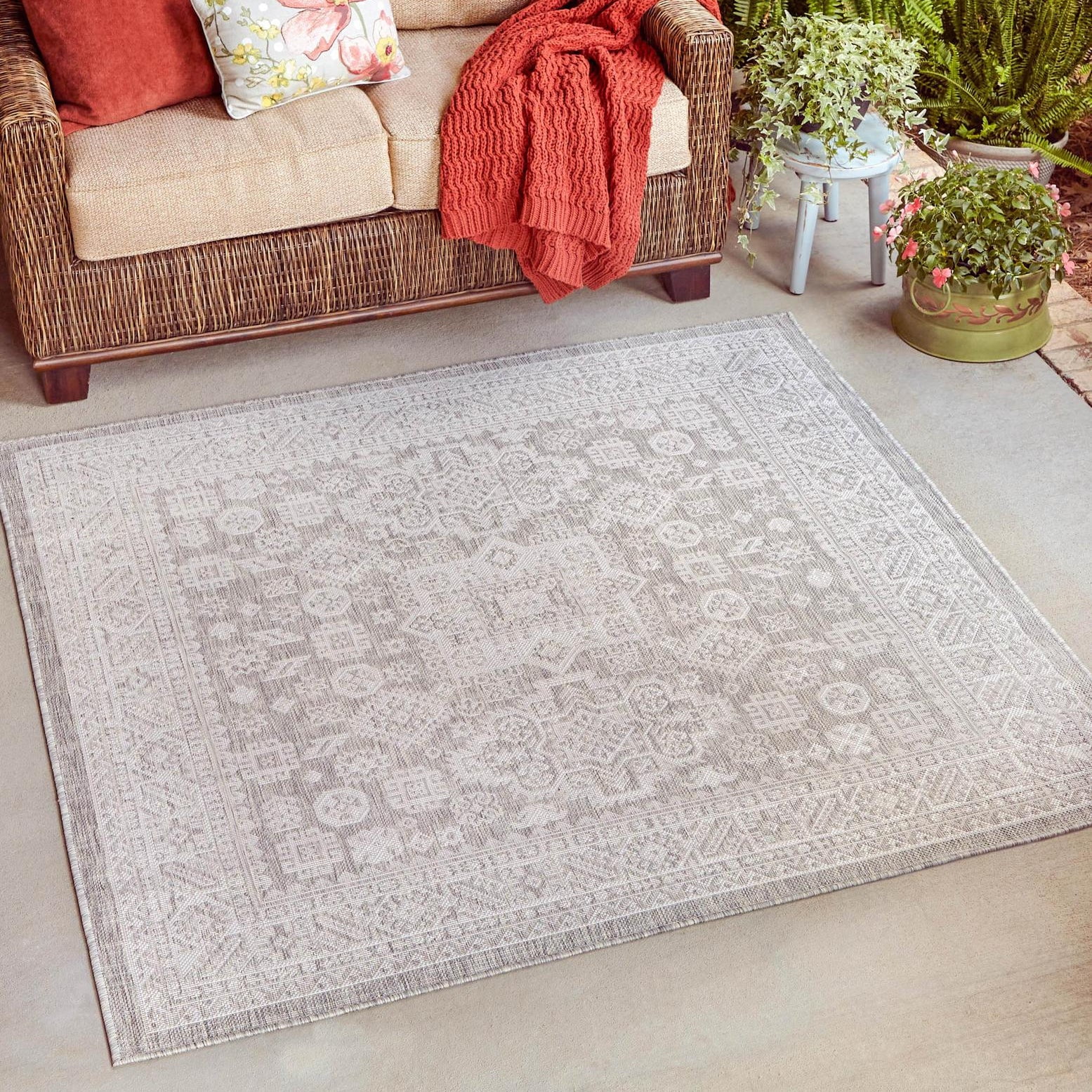 Unique Loom Outdoor Aztec Collection Area Rug - Chalca (7' 10" Square Light Gray/Ivory ...