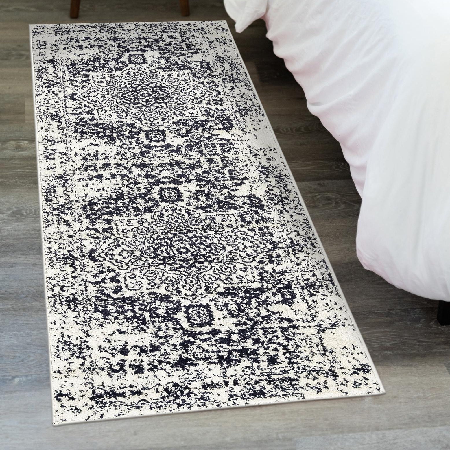 Unique Loom Richmond Collection Area Rug - Medallion (2' 7" x 12' 2 ...