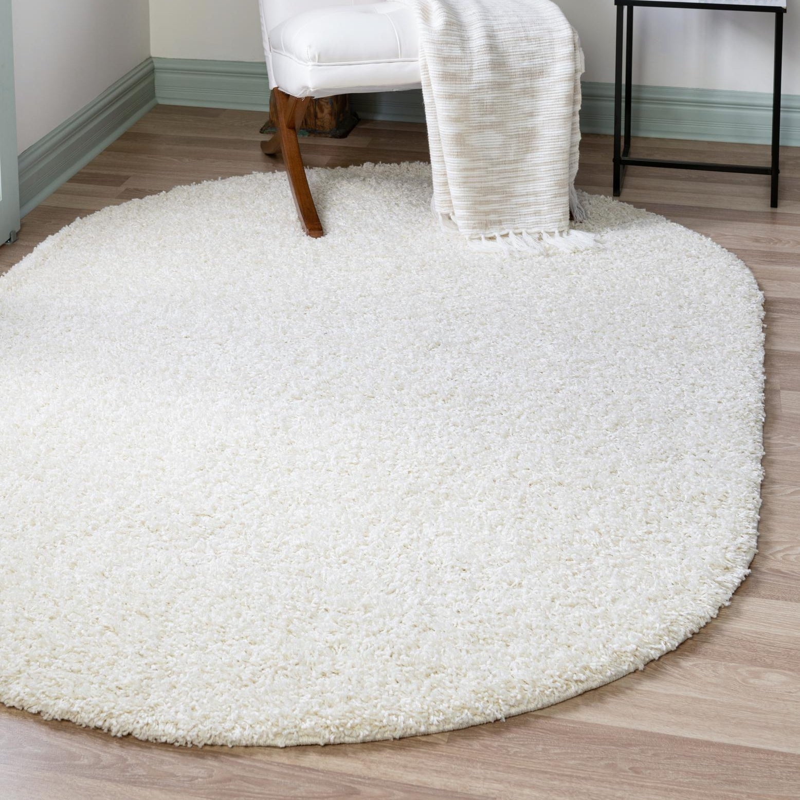 Unique Loom Solid Shag Collection Area Rug (3' 3" x 5' 3" Oval Snow White) - Walmart.com