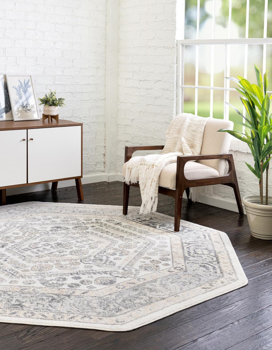 Unique Loom Trajan Aurelia Rug ,Octagon,7' 1" x 7' 1" Ivory Victorian ...