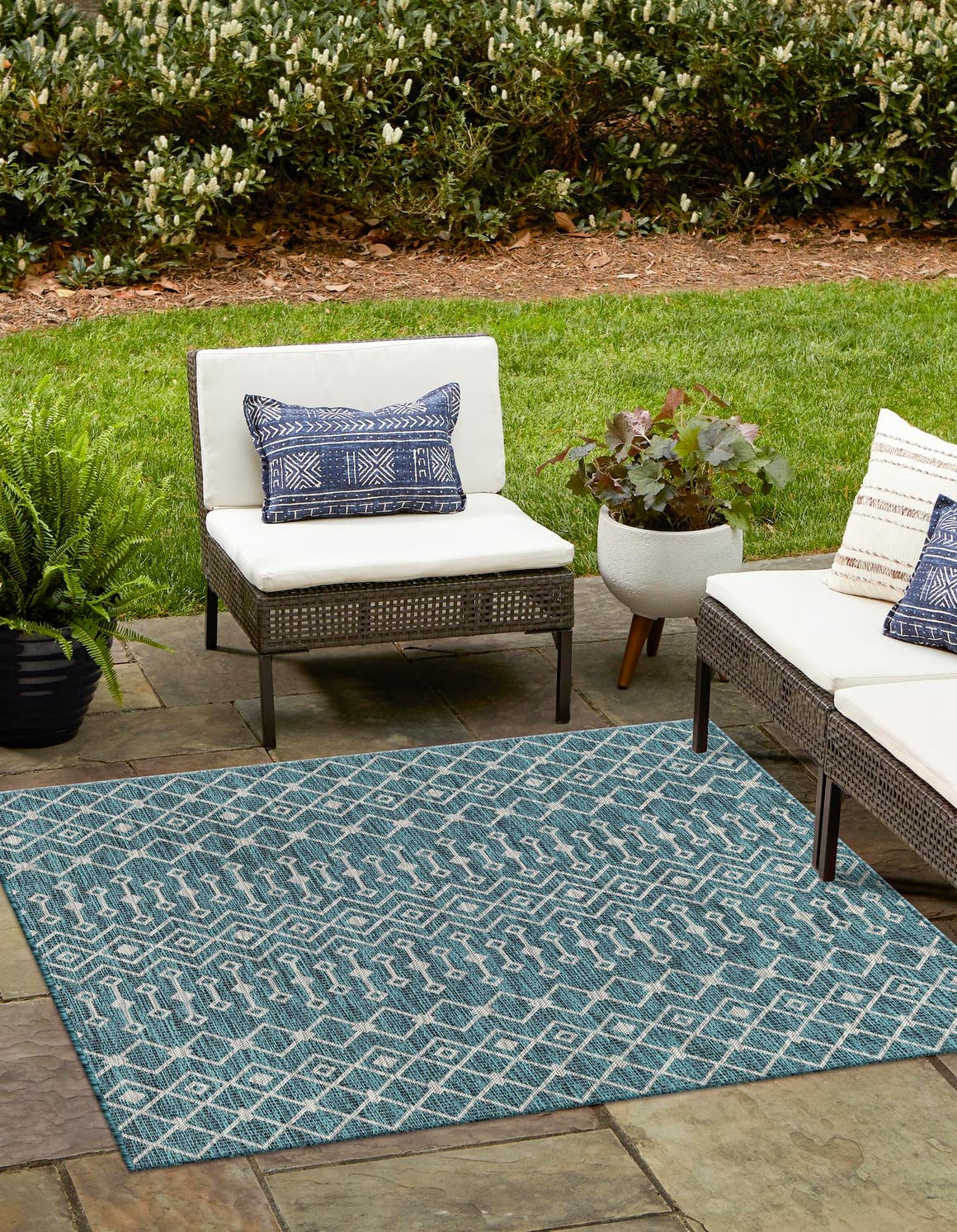 Unique Loom Tribal Trellis Indoor/Outdoor Trellis Rug Teal/Ivory 7' 10 ...