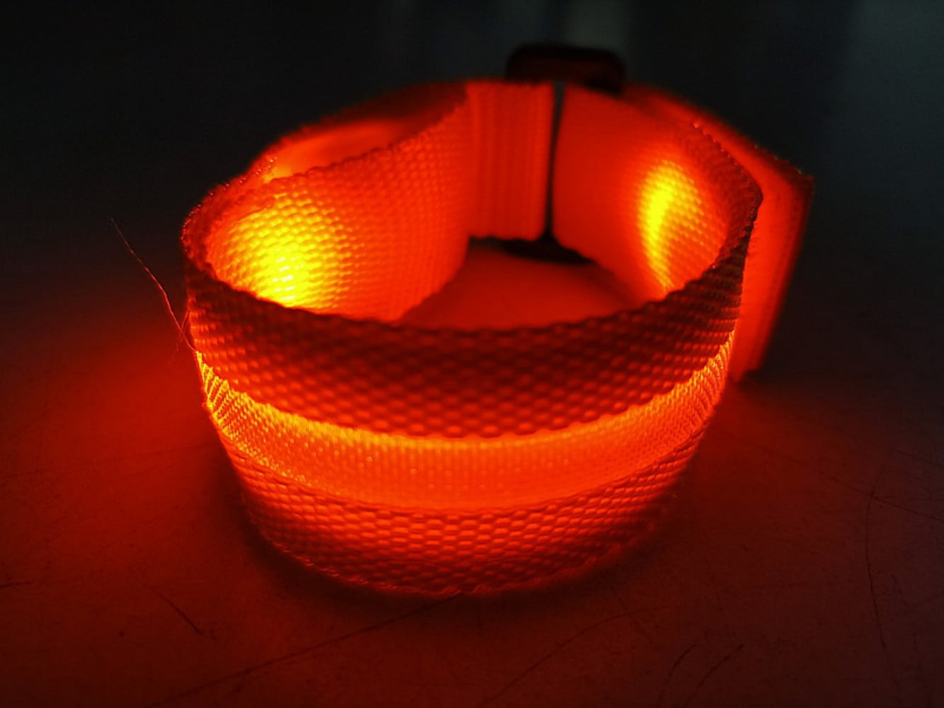 Unisex LED Light Up Wristband for Running, Glow In The Dark 3 Mode ...