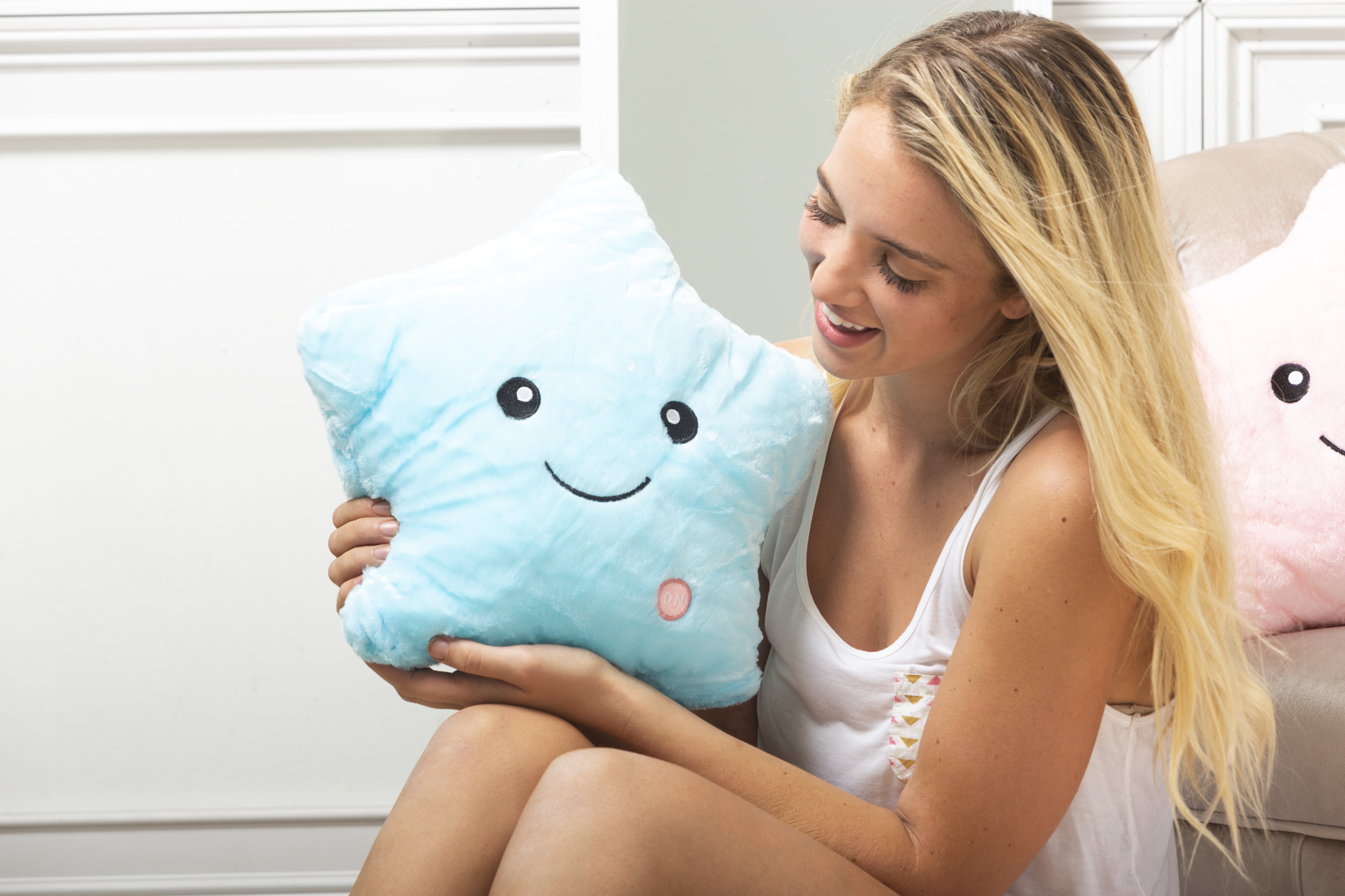 Unitron World LED Love Star Pillow Glowing 7 Colors Hypoallergenic Soft ...
