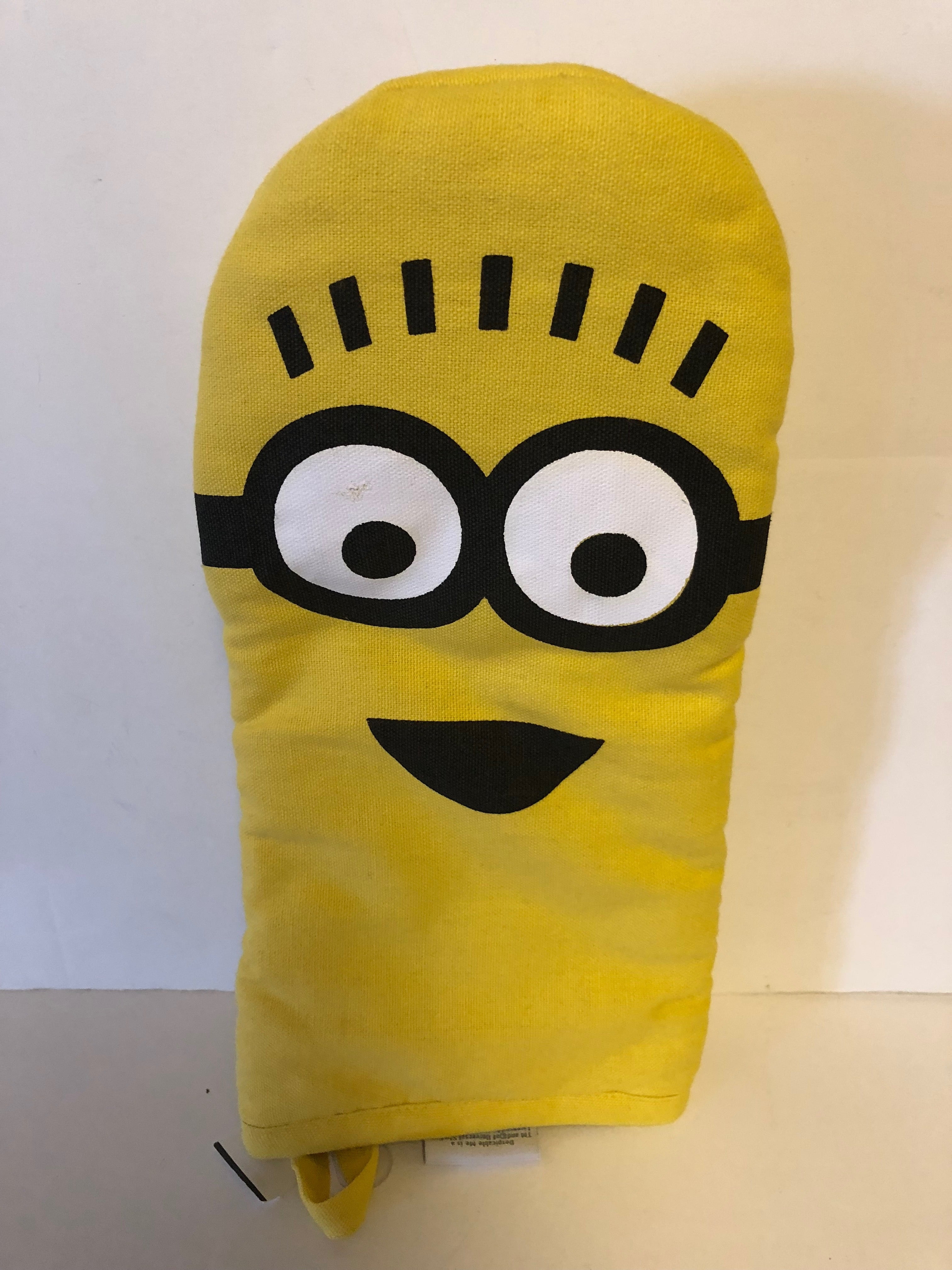 Universal Studios Despicable Me Minions Yellow Oven Mitt New with Tags ...
