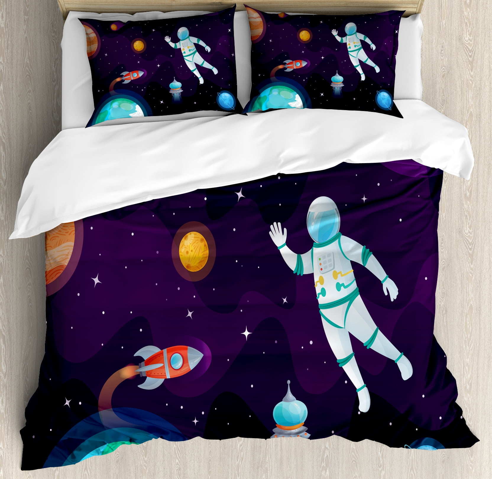 Universe Duvet Cover Sets, Astronaut in Space Globe Planets Solar ...