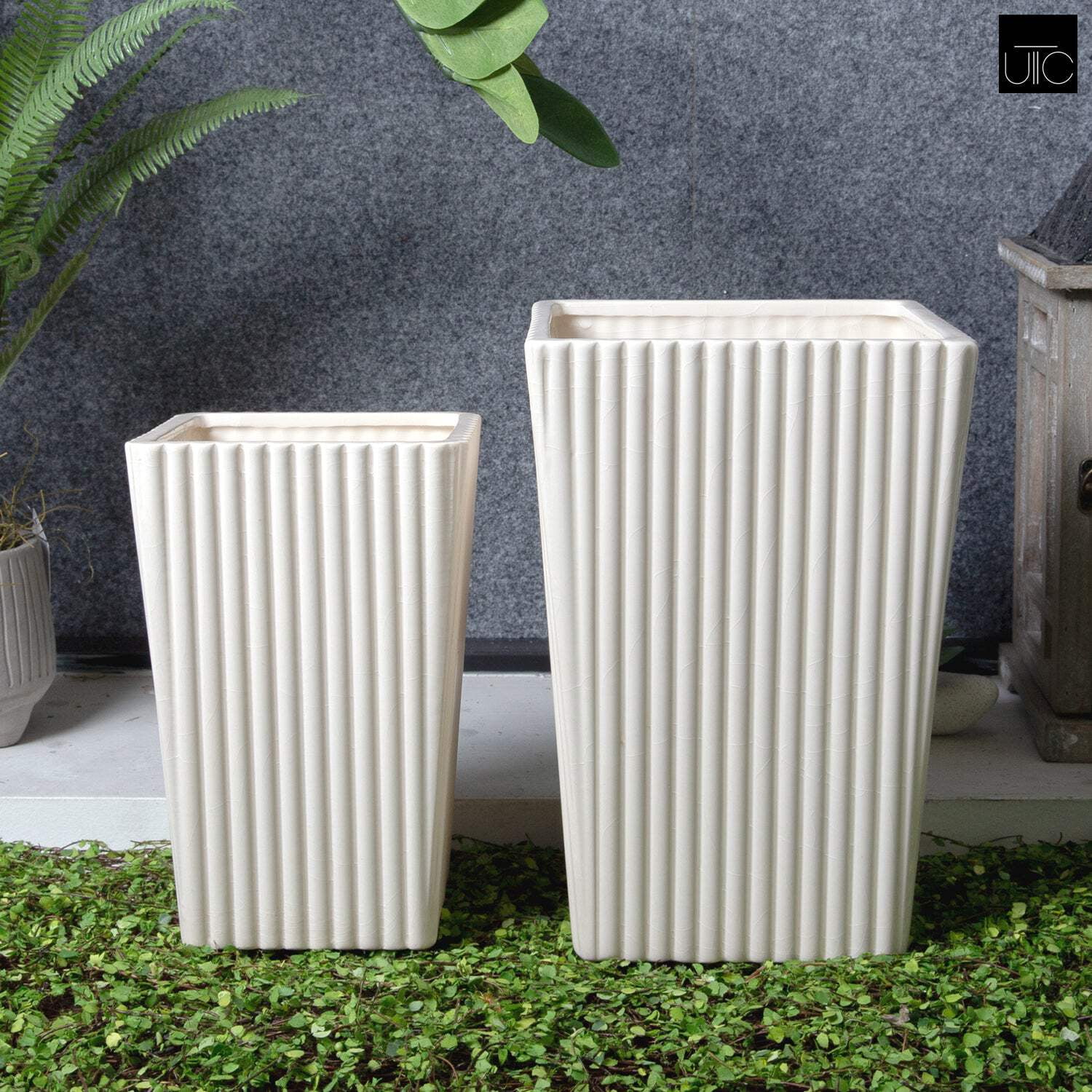 Flyn Ceramic Square Corrugated Vase (Set of 2) - Walmart.com