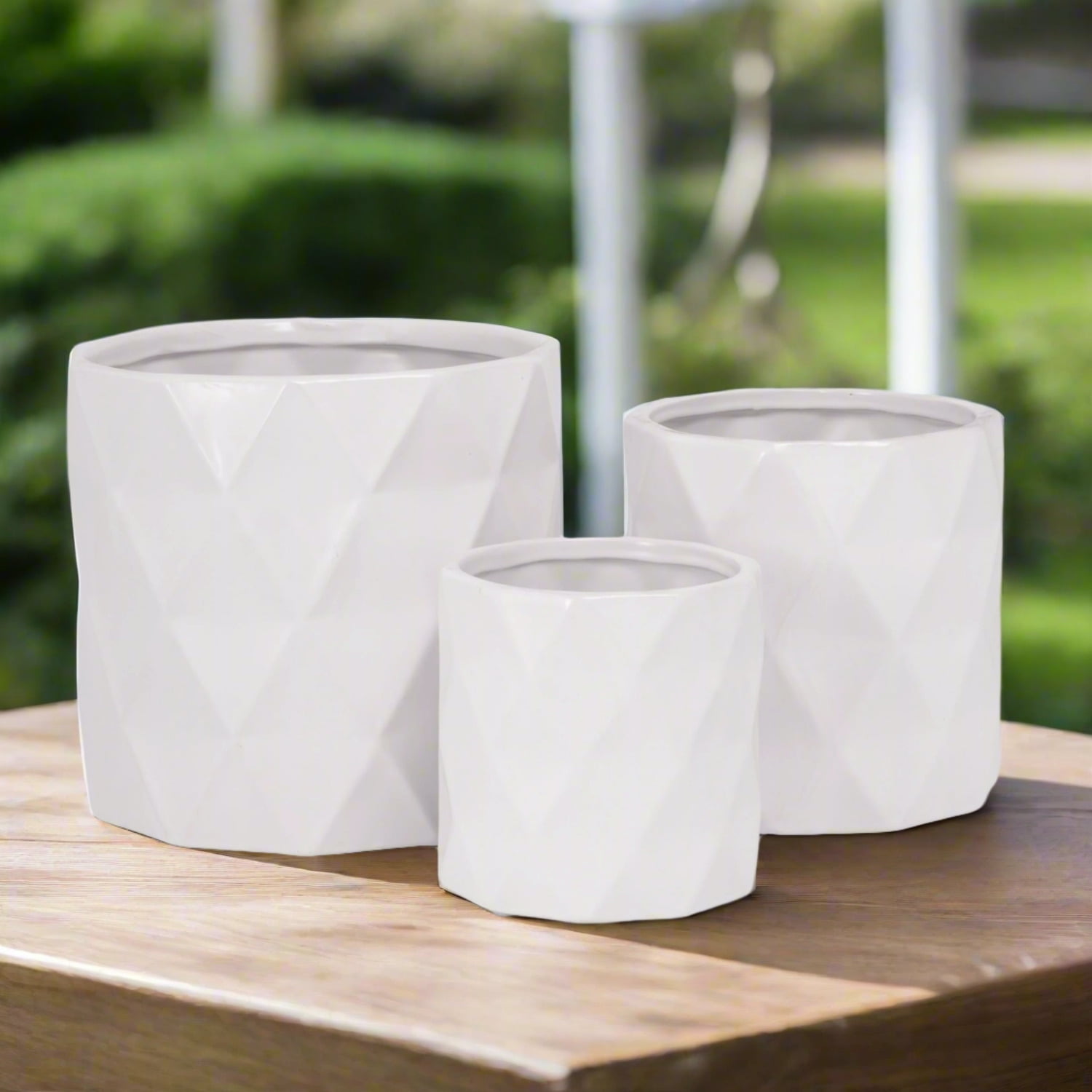 Urban Trends Collection Ceramic Round Pot with Embossed Diamond Pattern ...