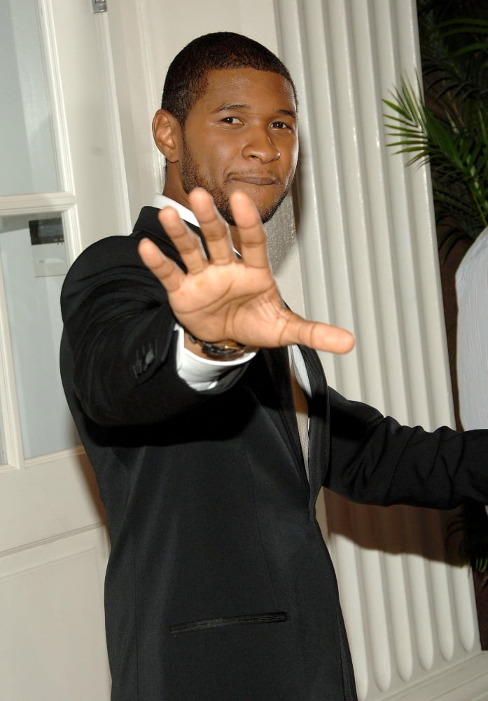 Usher At Arrivals For Chicago "Welcome To Broadway" Party For Usher ...