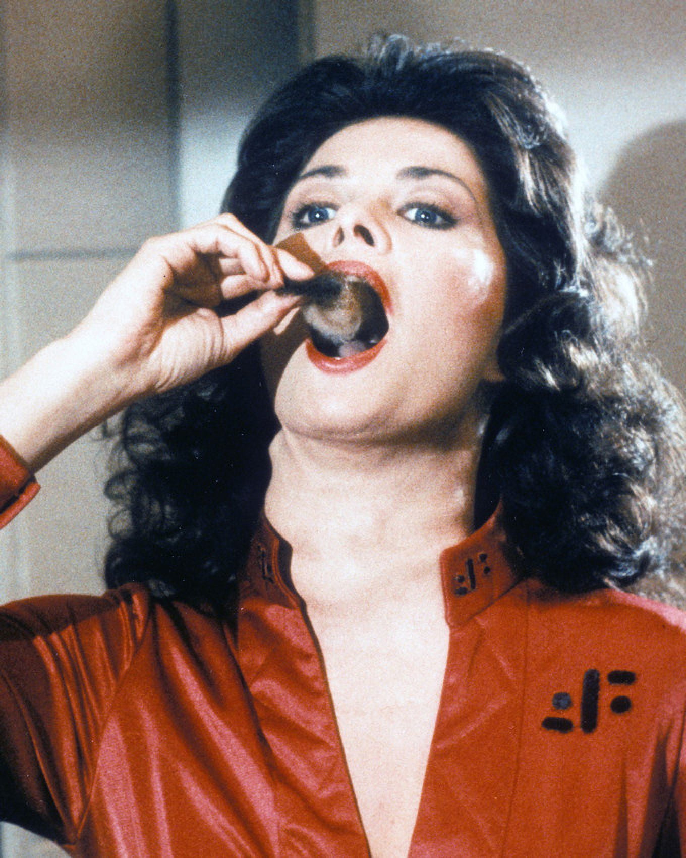 V Featuring Jane Badler 24X36 Classic Hollywood Poster Eating Mouse ...