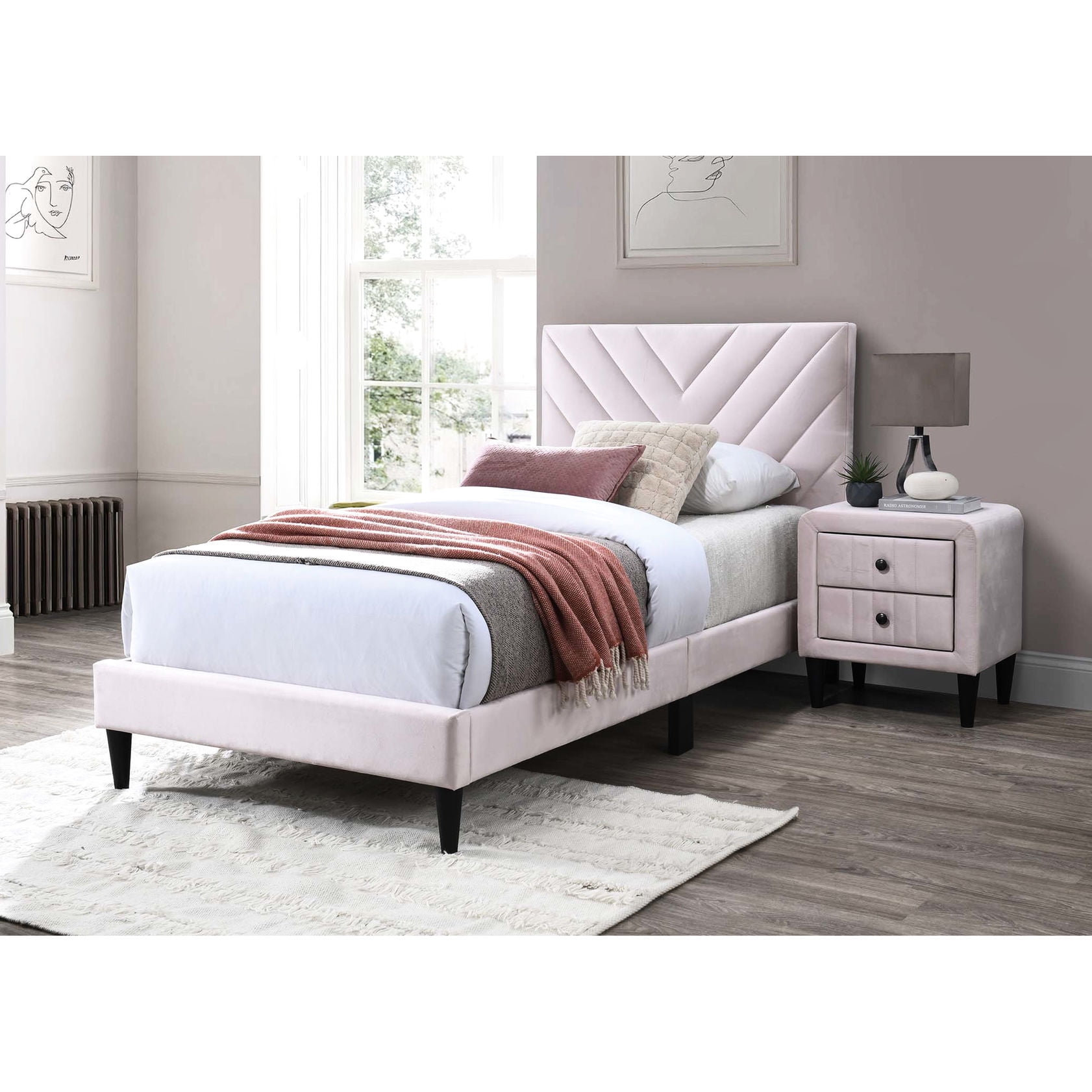 V - stitching design for visual interest | In a trendy bedroom ...