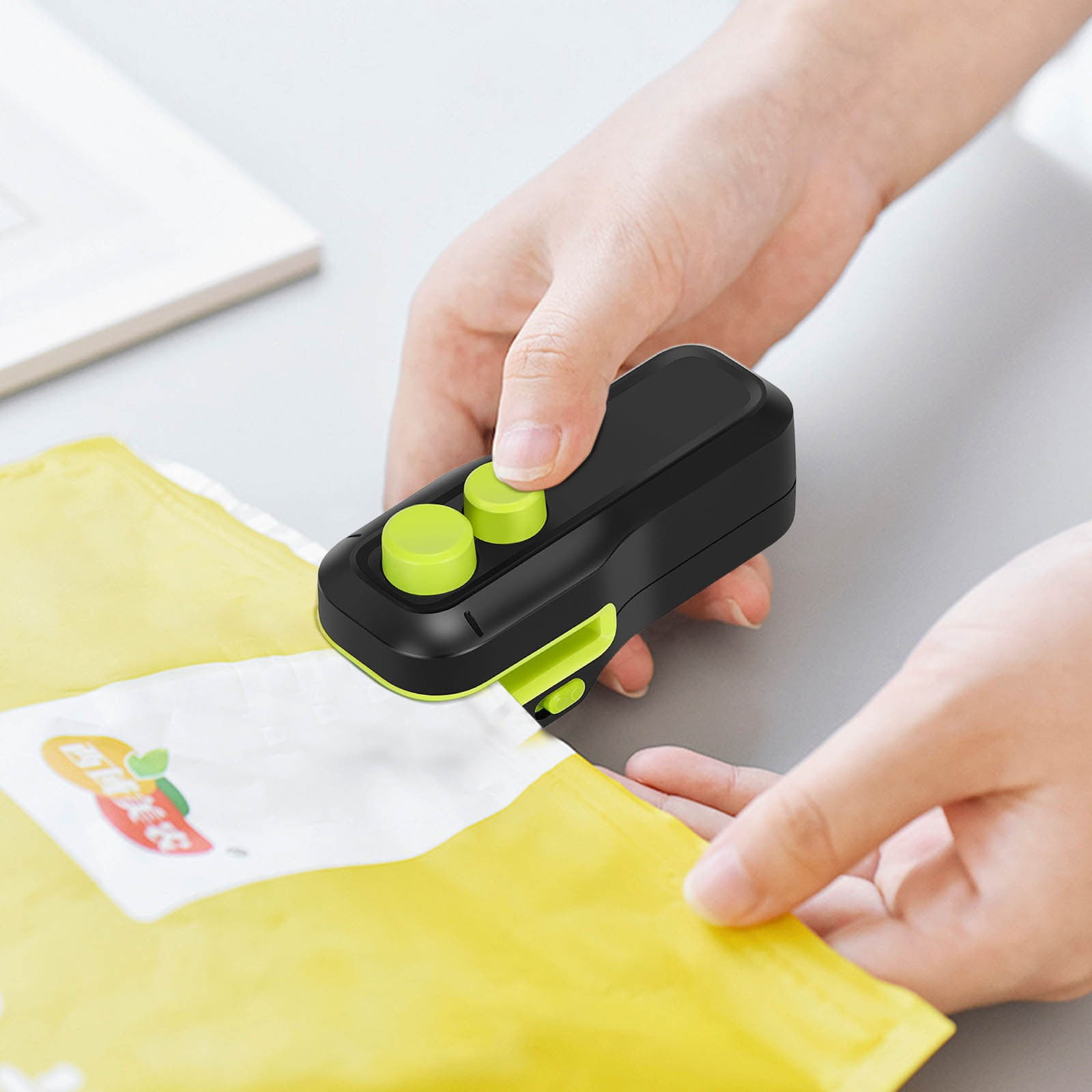 VBXOAE Compact USB Rechargeable Snack Freshness Sealer with Strong and ...