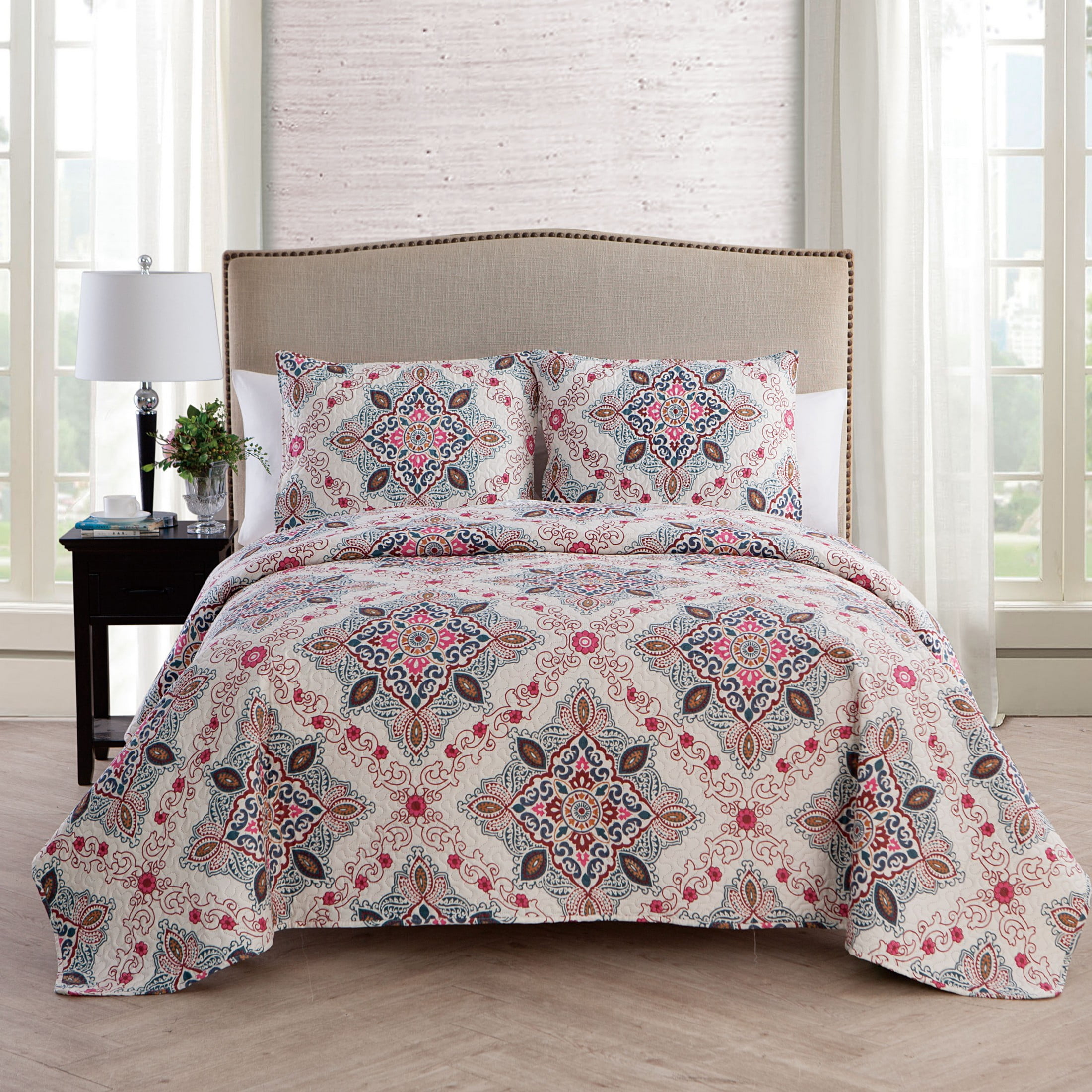 VCNY Home Wyndham 3-Piece Multicolor Medallion Quilt Set, Full/Queen ...
