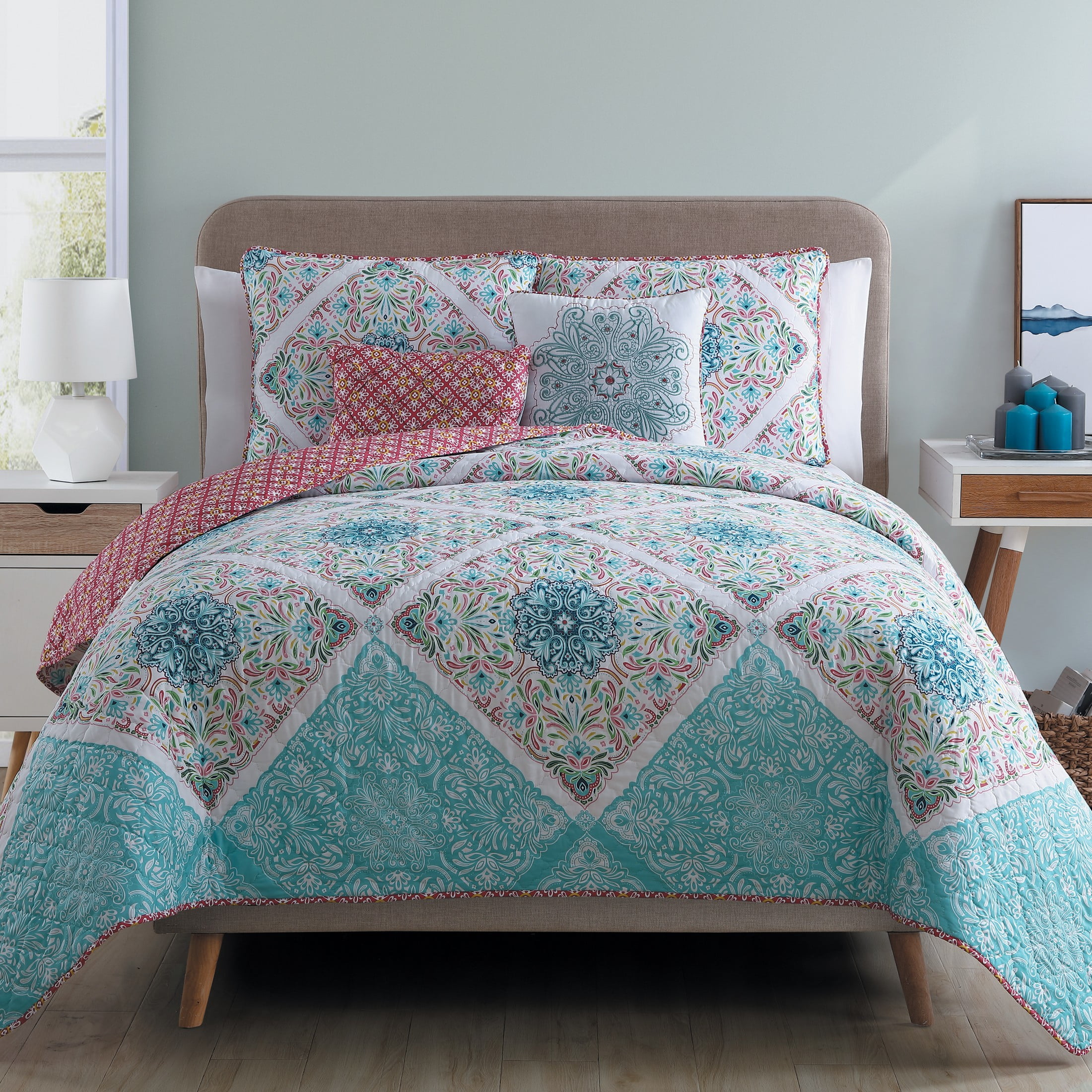 VCNY Home Windsor 5-Piece Reversible Medallion Quilt Set, Queen ...