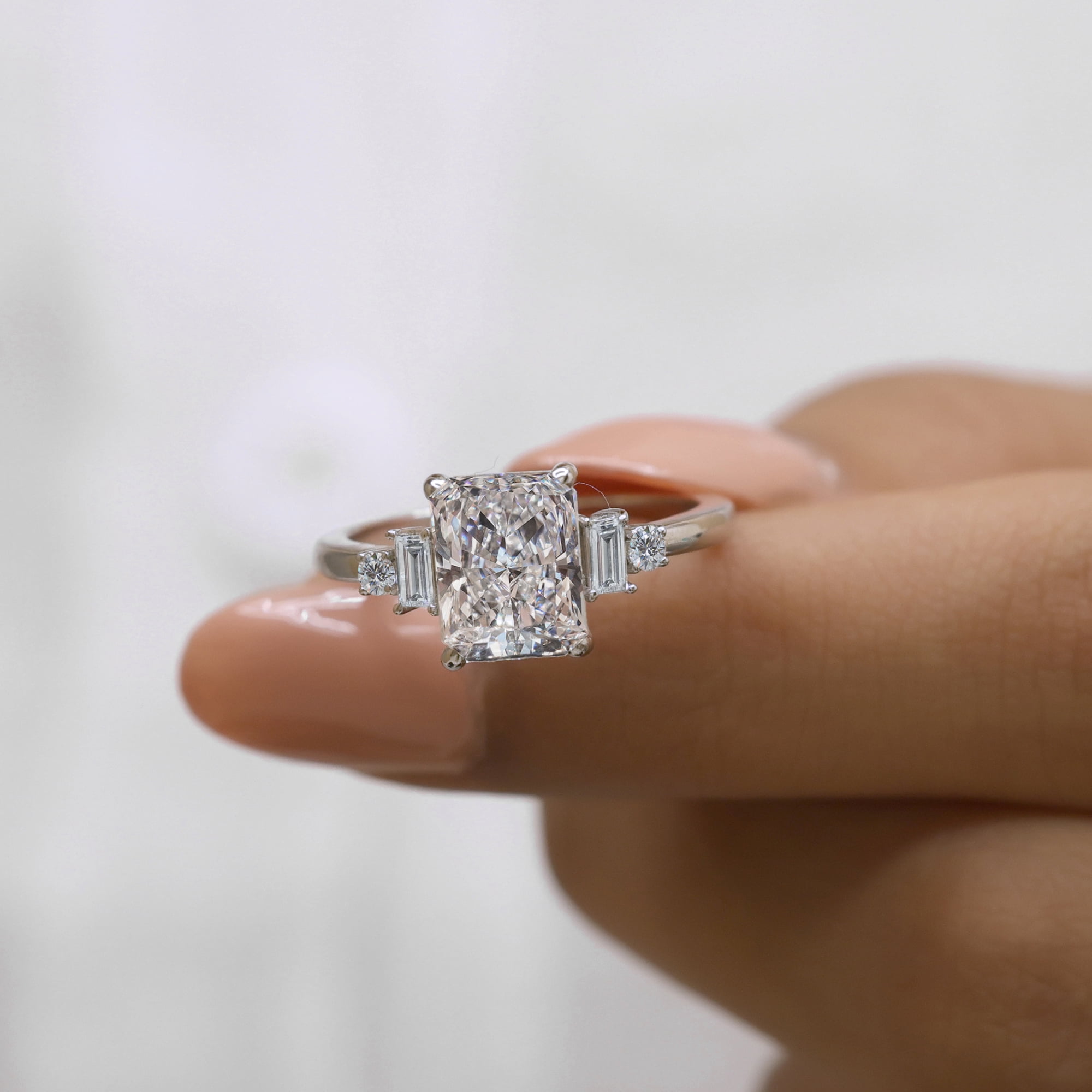 VINSON 2.5 Carat Radiant Cut Moissanite Engagement Ring, Five Stone ...