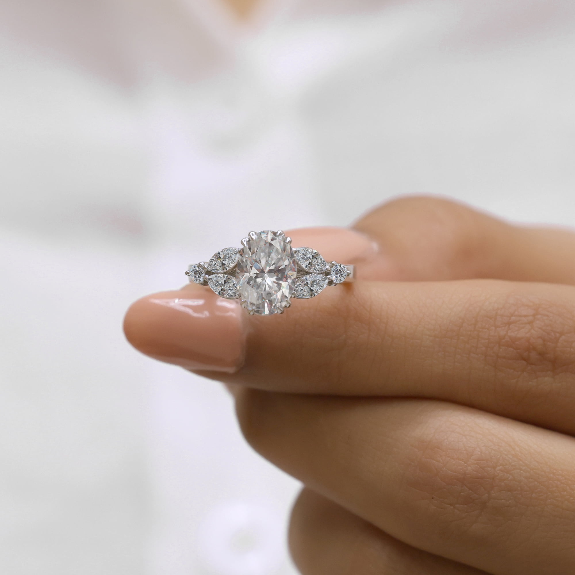 VINSON 2.50 cttw Oval Moissanite Diamond Engagement Ring - Double Claw ...