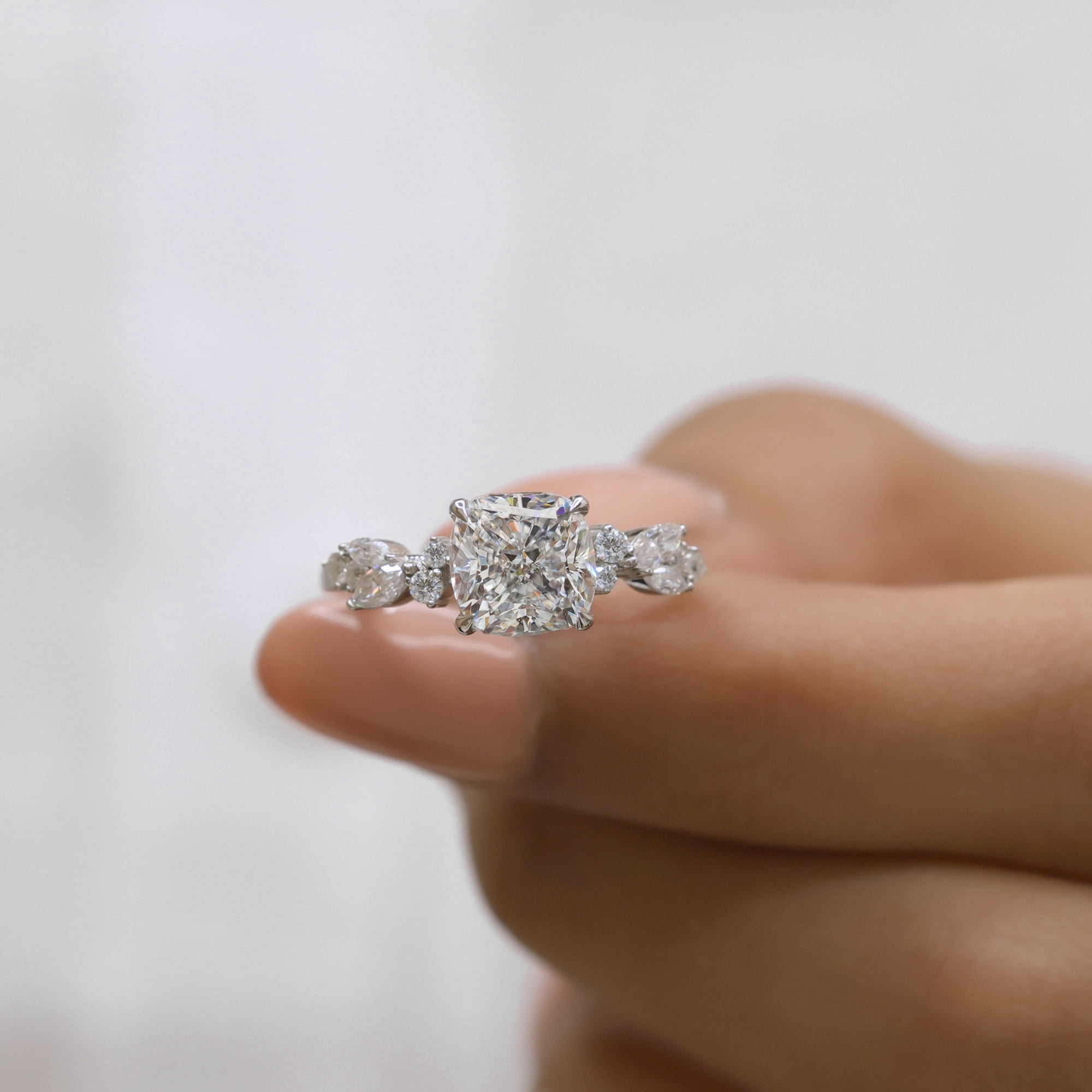 VINSON Sparkling Cushion Cut Moissanite Diamond Engagement Ring ...