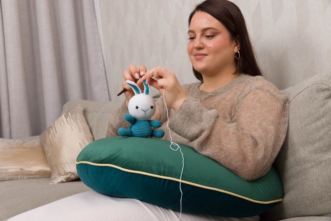 Valari Seated Support Pillow For Crafting, Gaming, Reading and Post ...