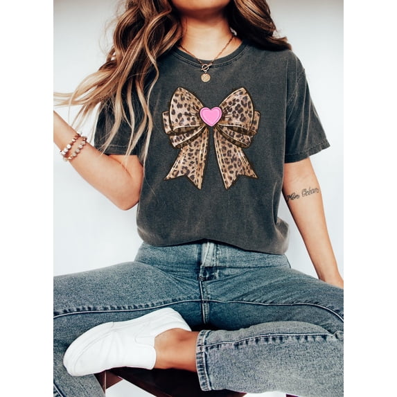 Valentine Bow Coquette Love Graphic Design Casual T-Shirt - Walmart.com