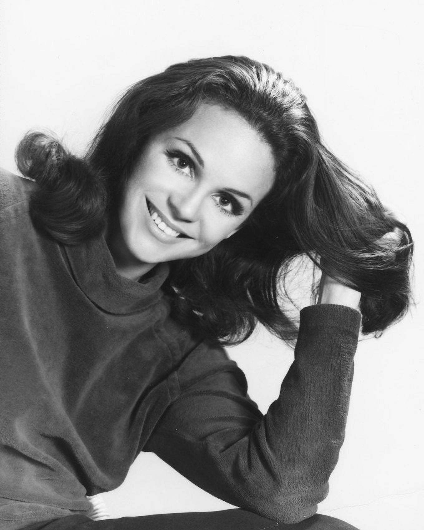 Valerie Harper Rhoda 24x36 Classic Hollywood Poster - Walmart.com