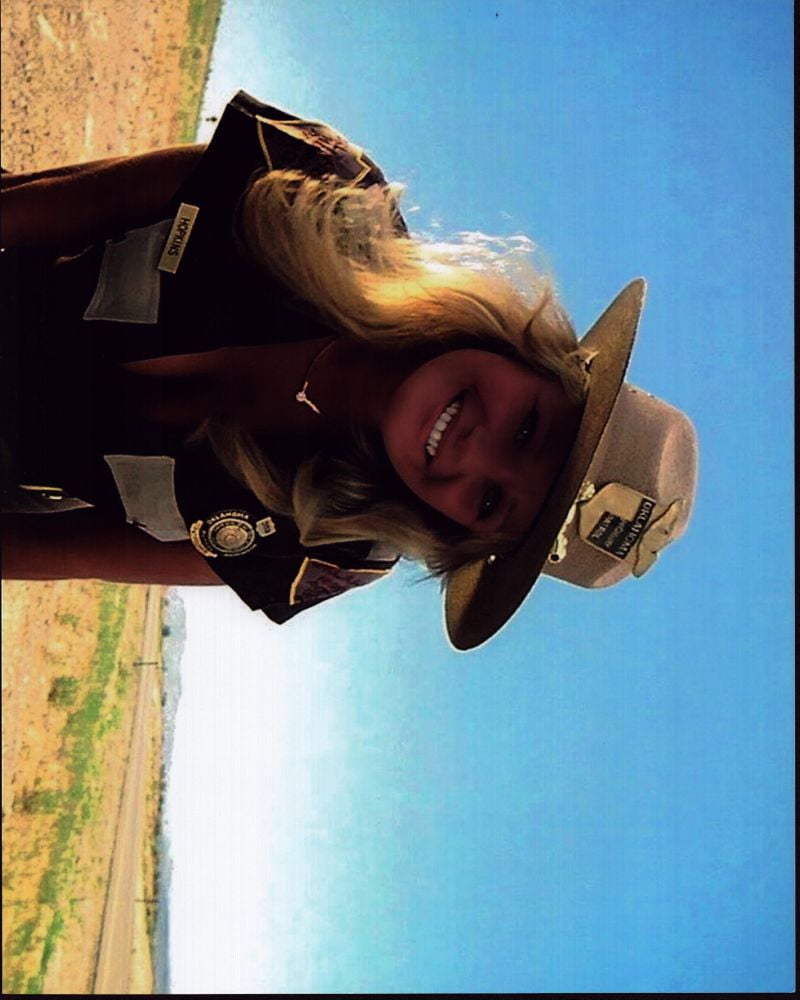 Valerie Perrine Wearing Uniform And Hat In The Cannonball Run Photo ...